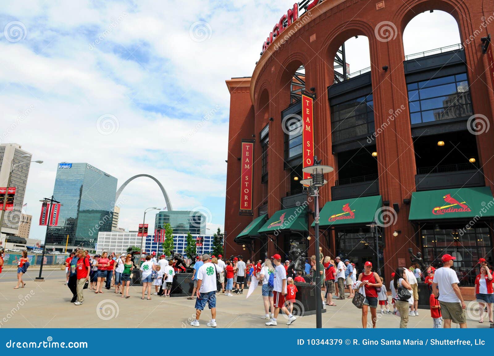 Busch Stadium and the Arch editorial stock image. Image of facade ...