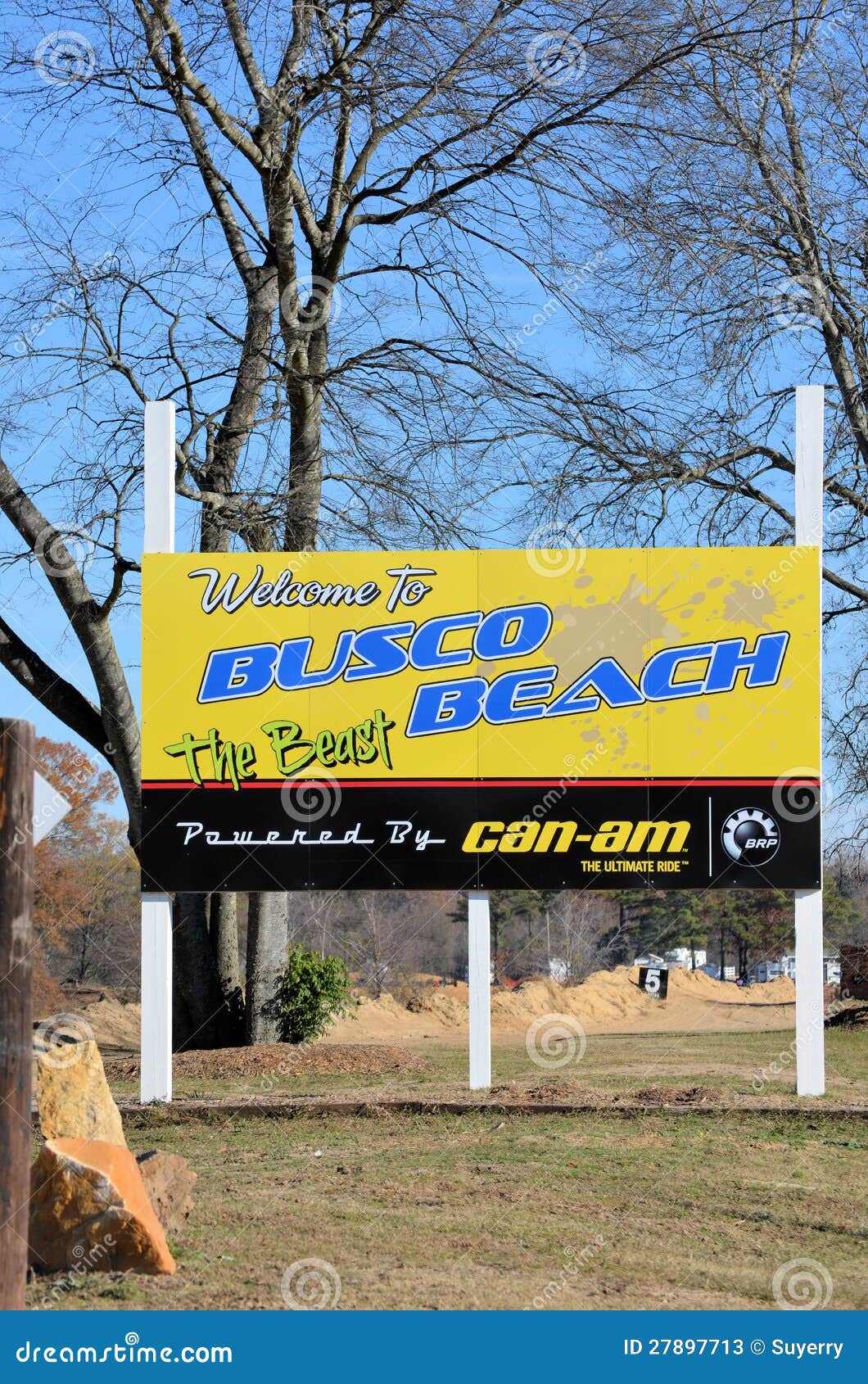 Busco Beach Welcome Sign editorial stock photo. Image of outdoor - 27897713
