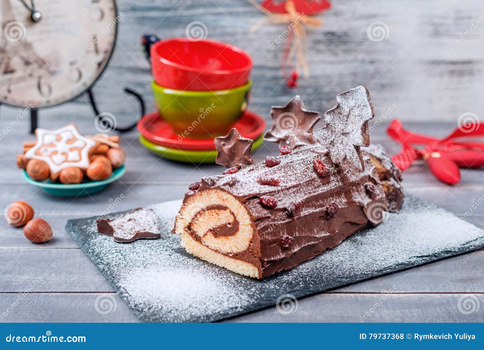 Bush De Noel Christmas Log Cake Photo stock - Image du saison, journal ...