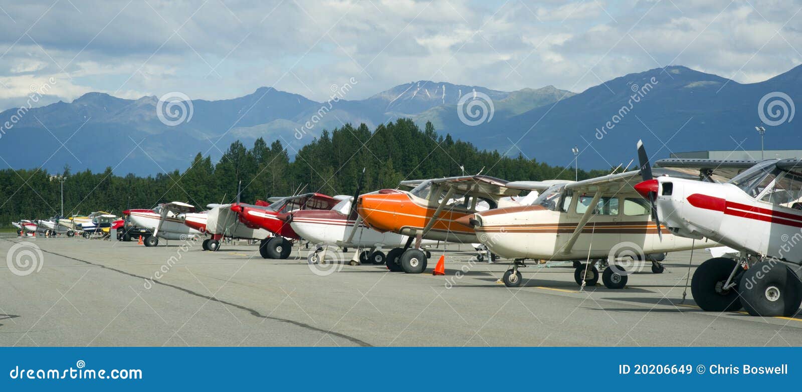Bush Planes Airport Anchorage Small Airplanes Stock Image - Image of ...