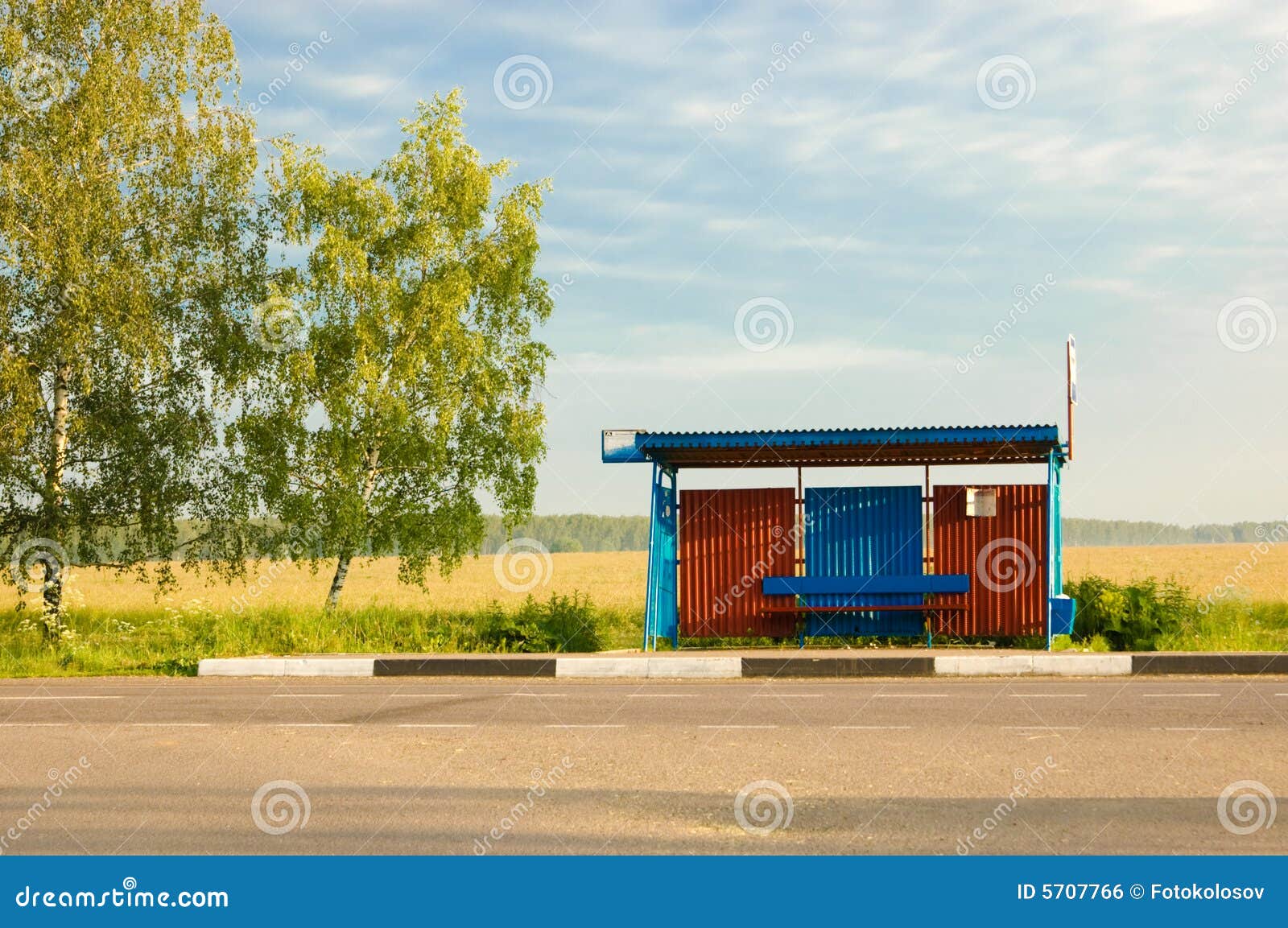 Bushalte stock foto. Image of post, schuilplaats, einde - 5707766
