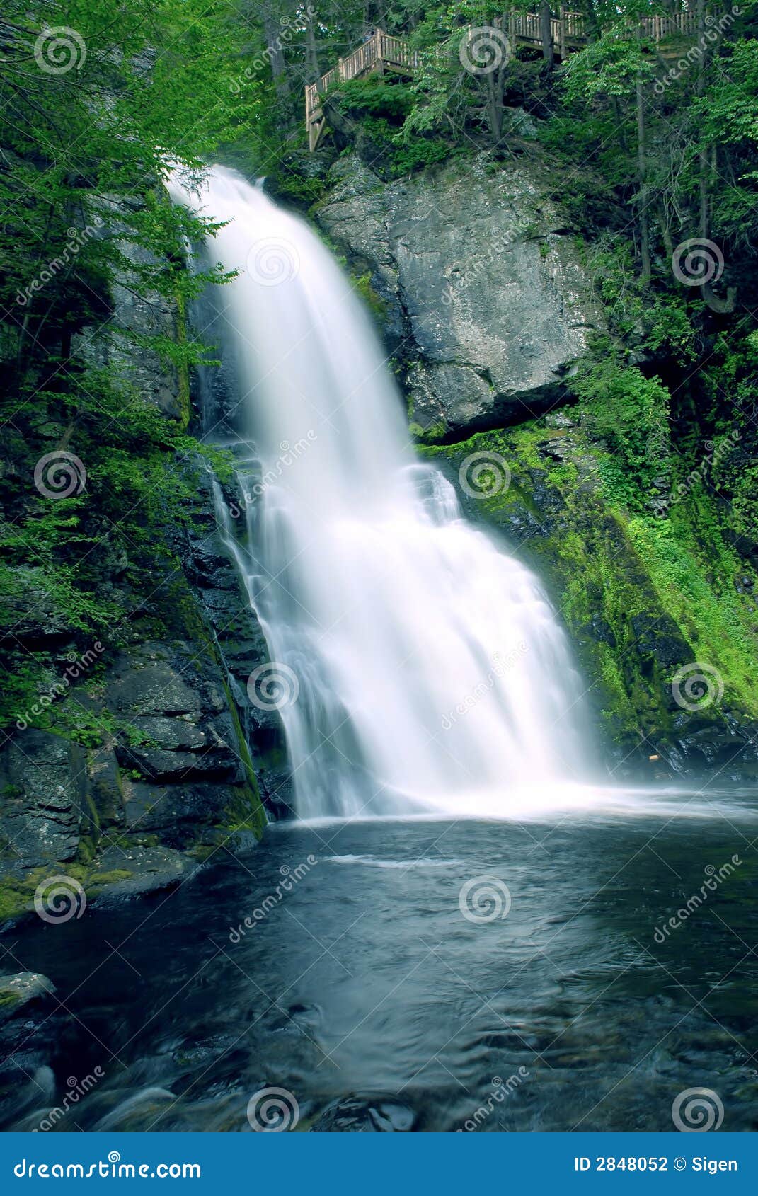 Bushkill falls stock photo. Image of rocks, splashing - 2848052