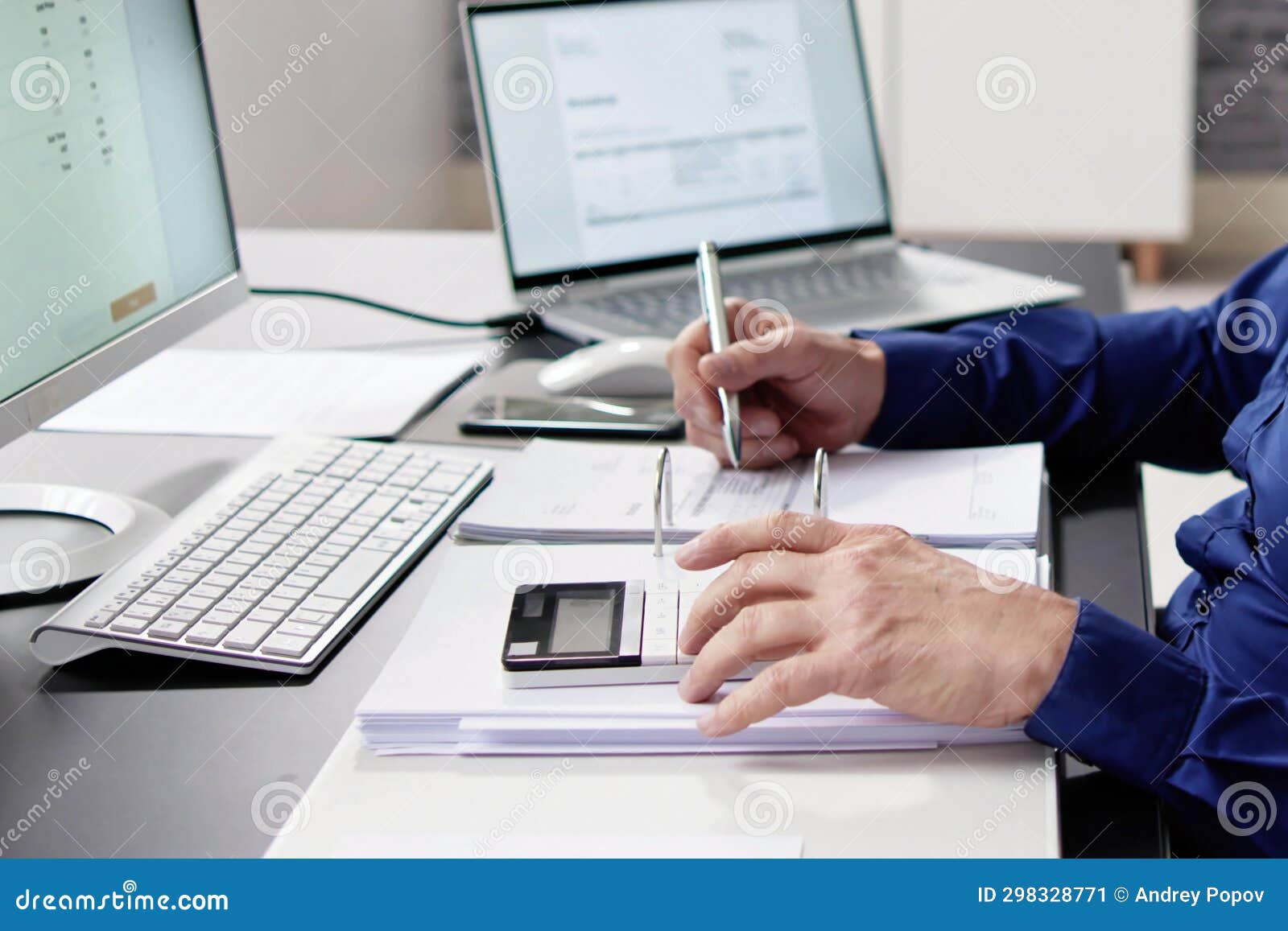Business Accountant Using Computer on Desk Stock Image - Image of bill ...