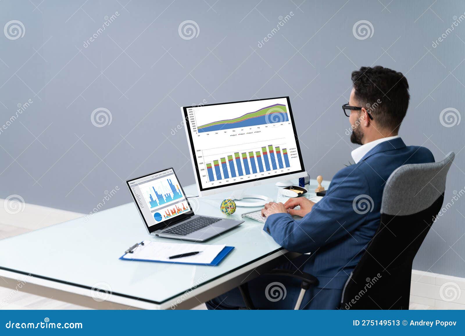 Business Analyst Man Working on Computer Stock Image - Image of screen ...