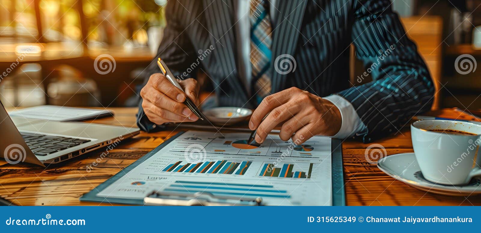 Business Analytical Trend Infographic Statistic Editable Bars Histogram ...