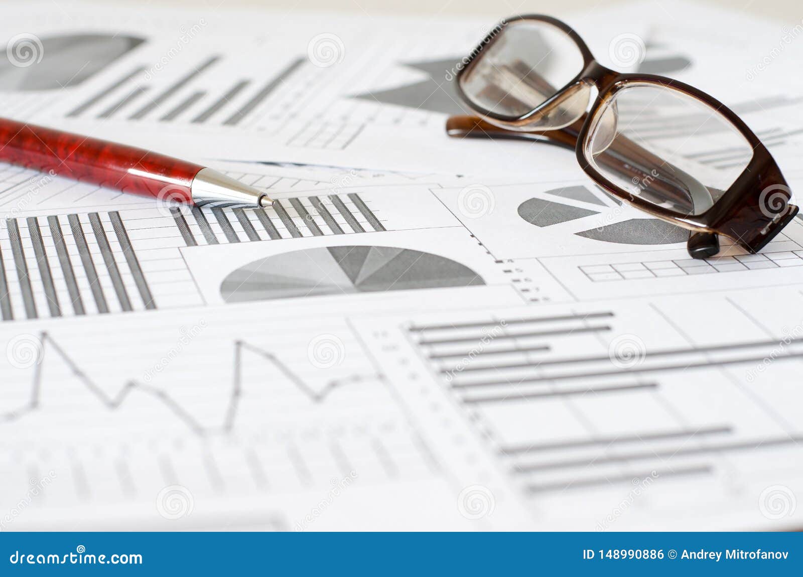 Business Analytics, Graphs and Charts. a Schematic Drawing on Pa Stock ...