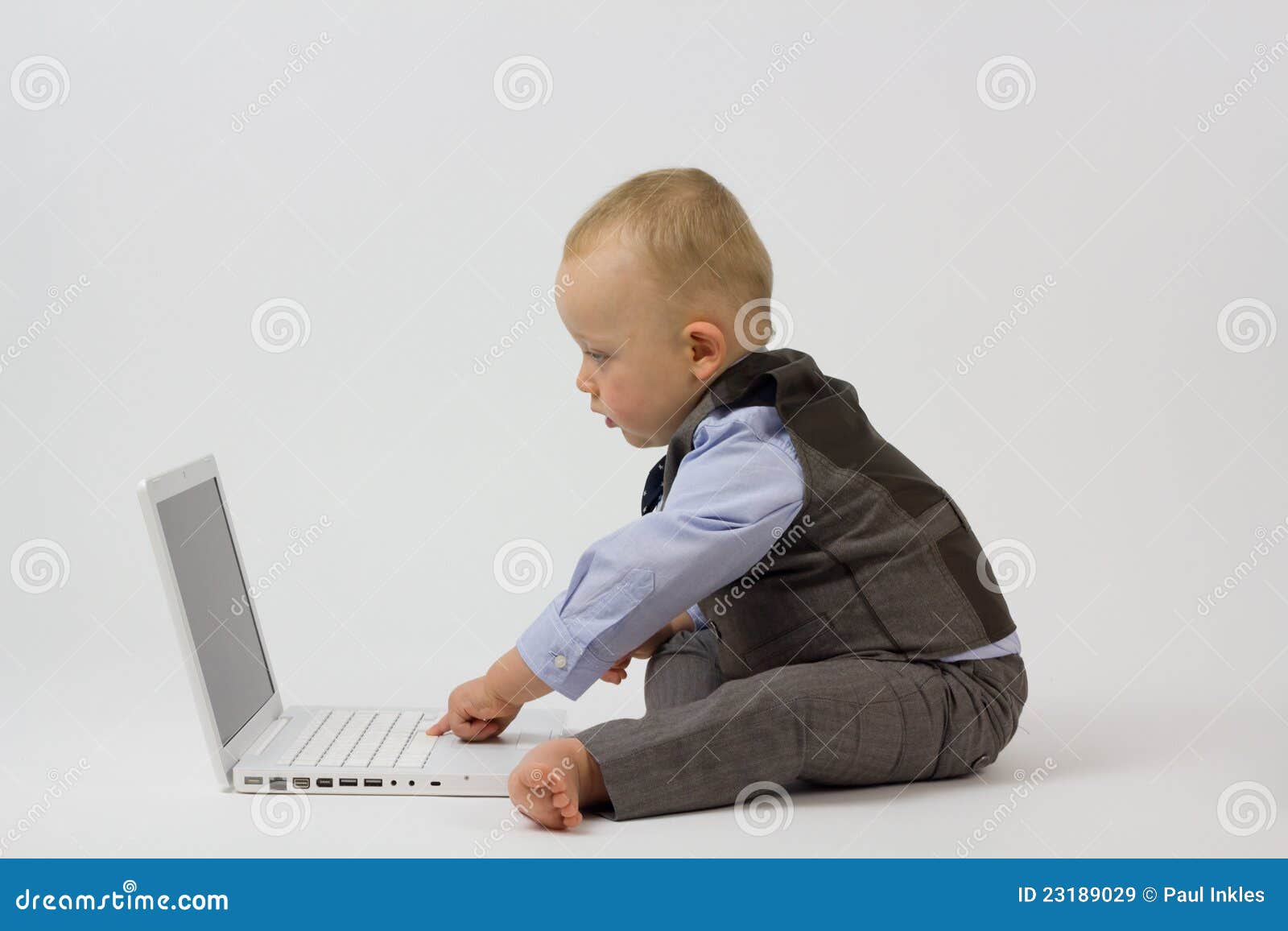 Business Baby On Computer Royalty Free Stock Images - Image: 23189029