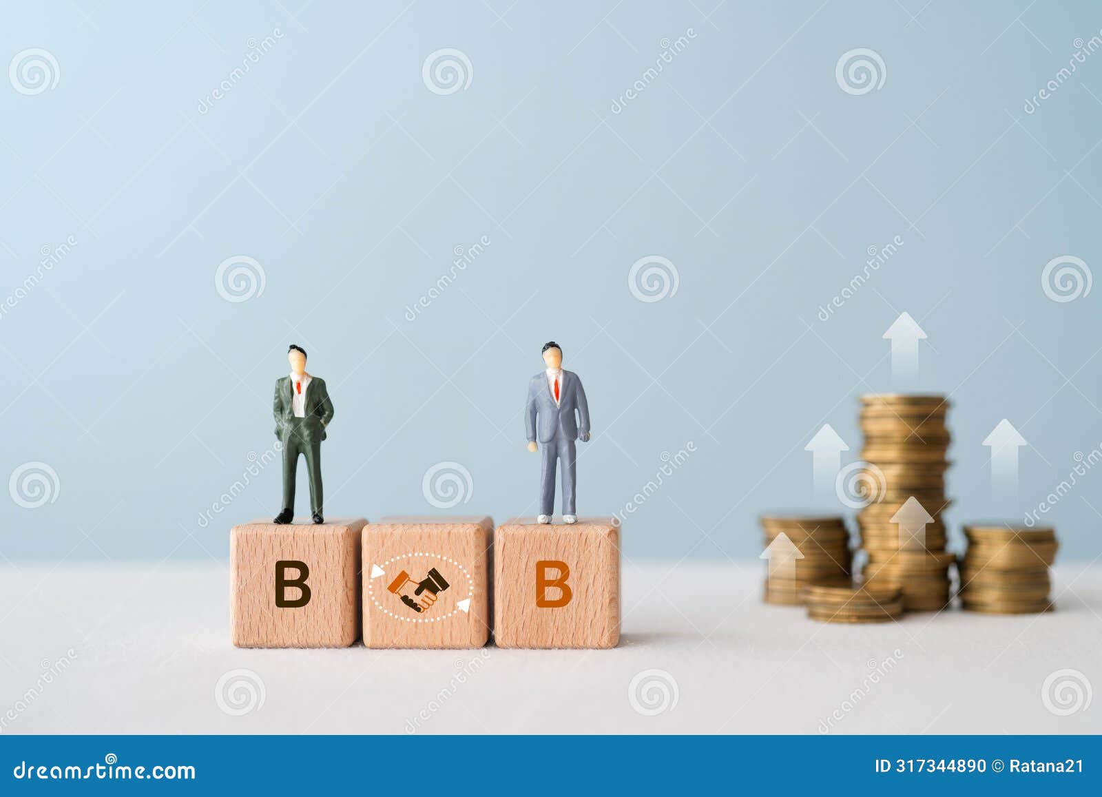 Business Concept Success Process. Miniature of Business Men on Wooden ...