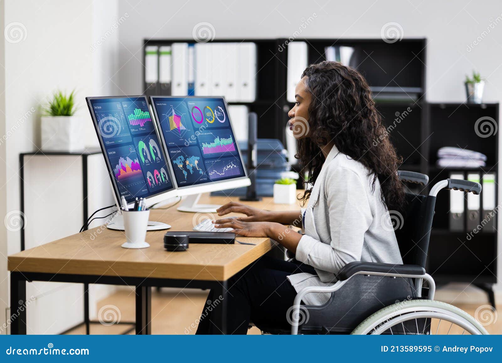 Business Data Analyst Woman Stock Image - Image of african, computer ...