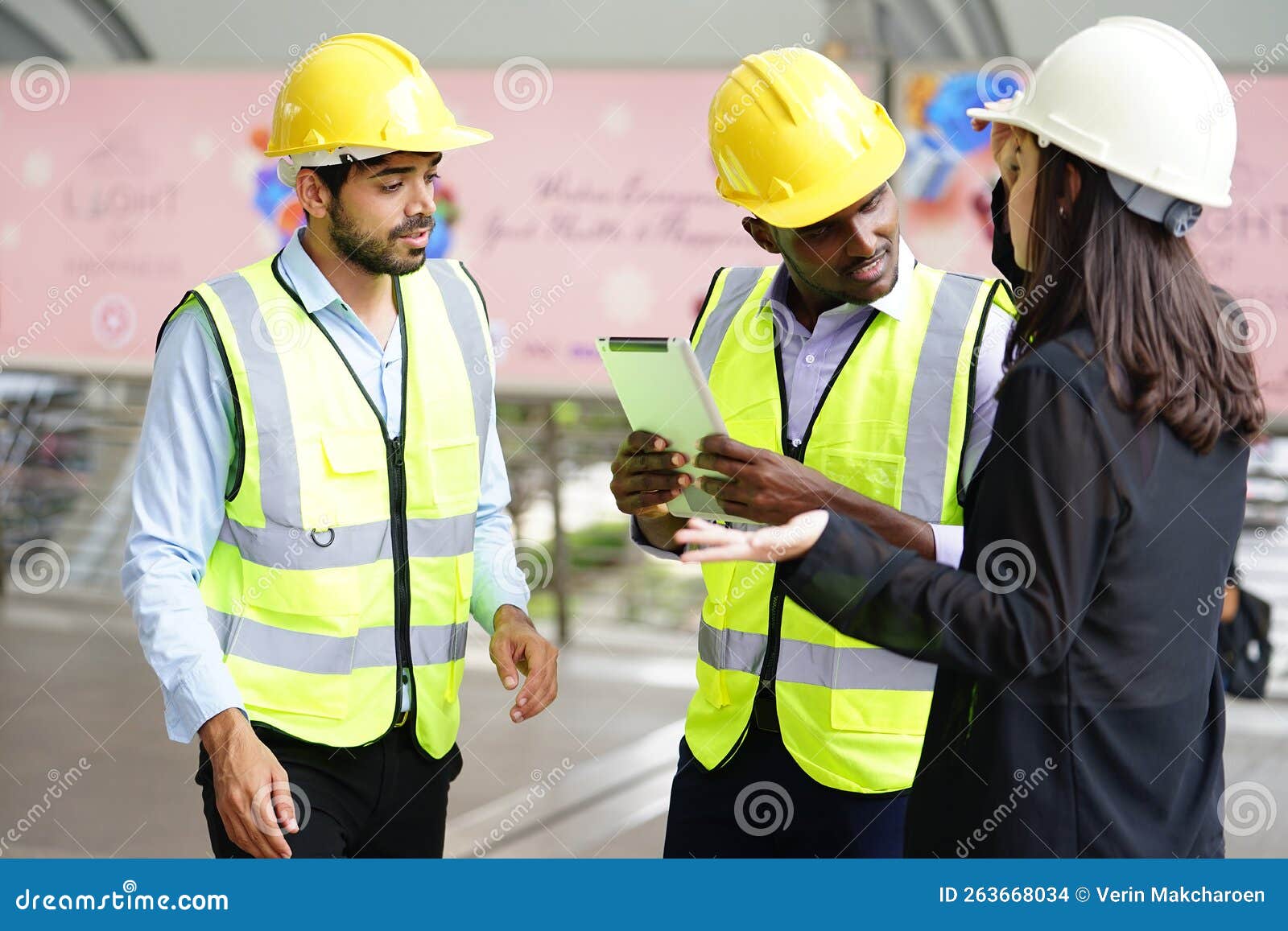 Business Engineers People Having Conflict when Working Outdoors on Site ...