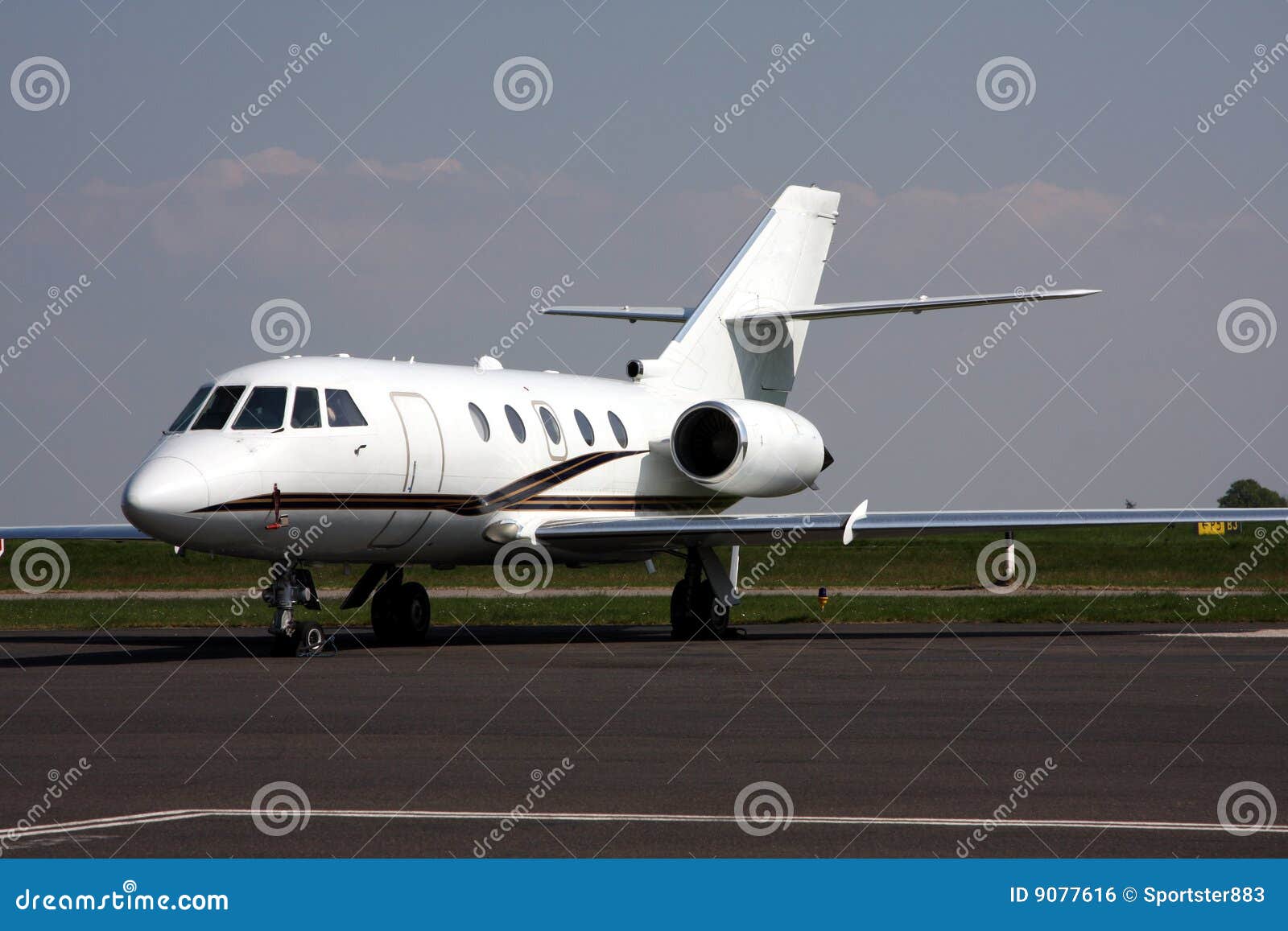 Business Jet stock photo. Image of lifestyle, plane, wing - 9077616