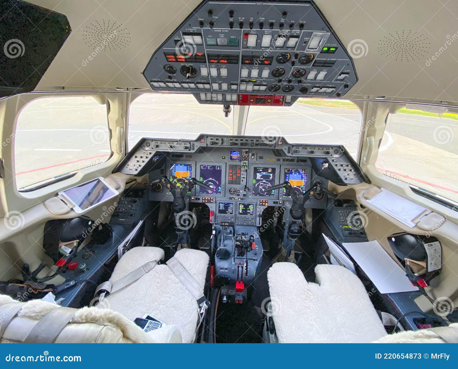 Business Jet Cockpit with Modern Instruments Stock Image - Image of ...