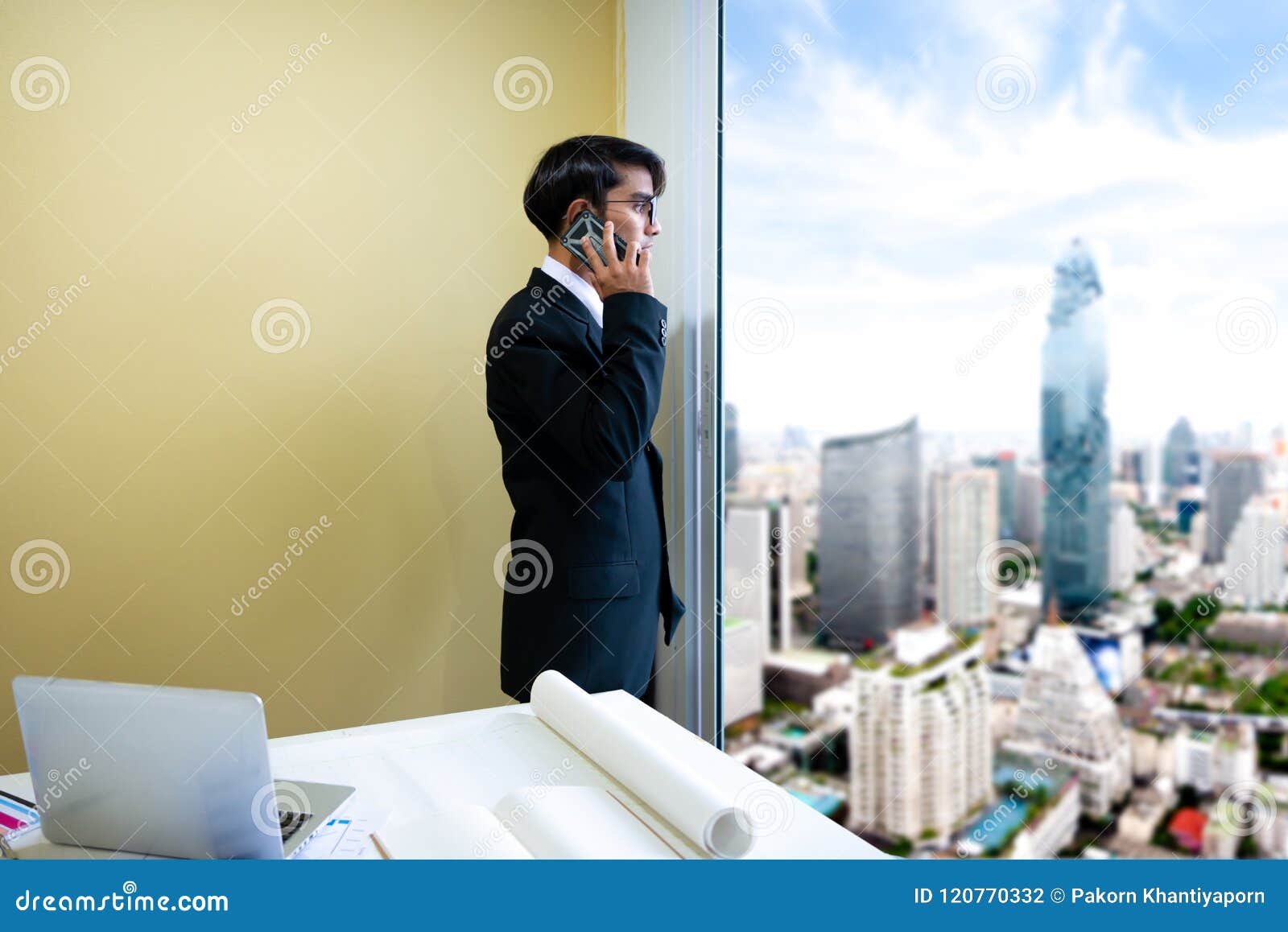 Business Man are Calling Customers Stock Photo - Image of analysis ...