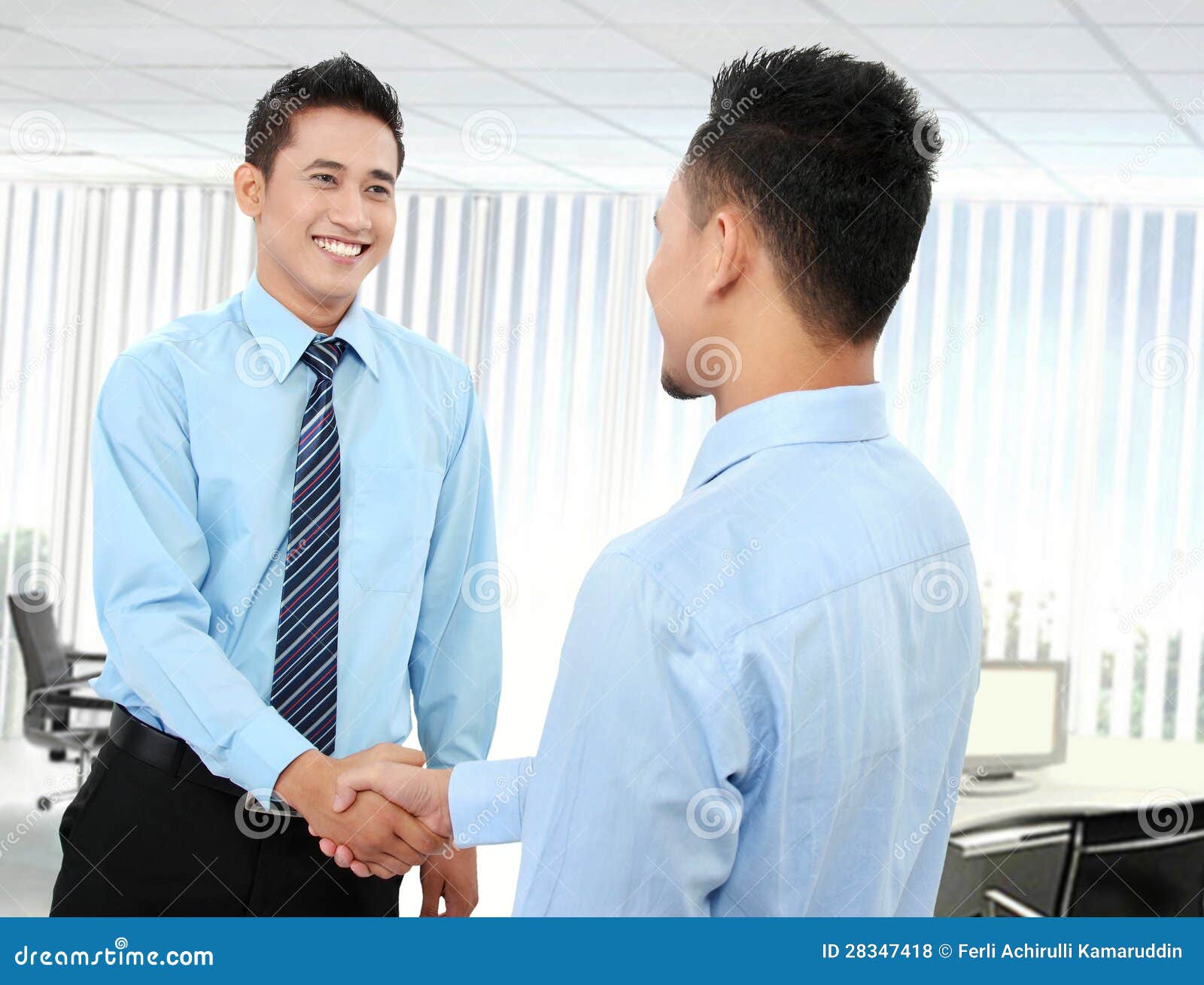 Business man shaking hands stock photo. Image of deal - 28347418