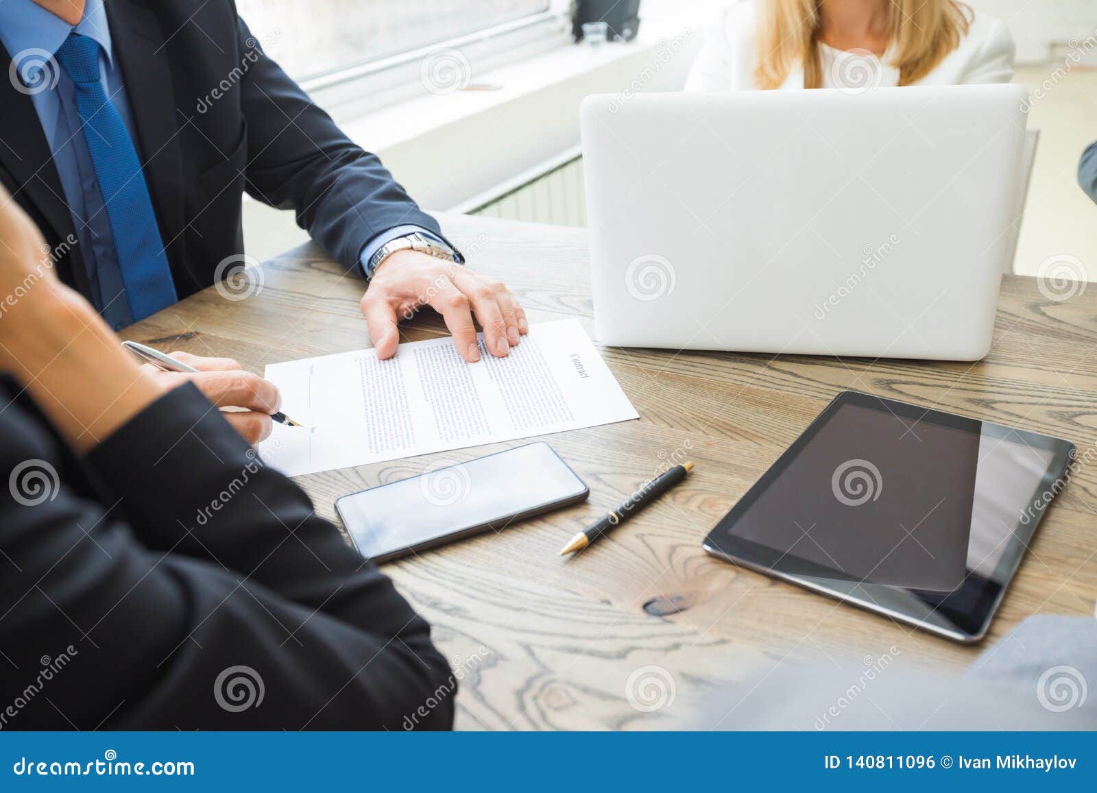 Business Man Signing Contract Stock Photo - Image of lawyer, document ...