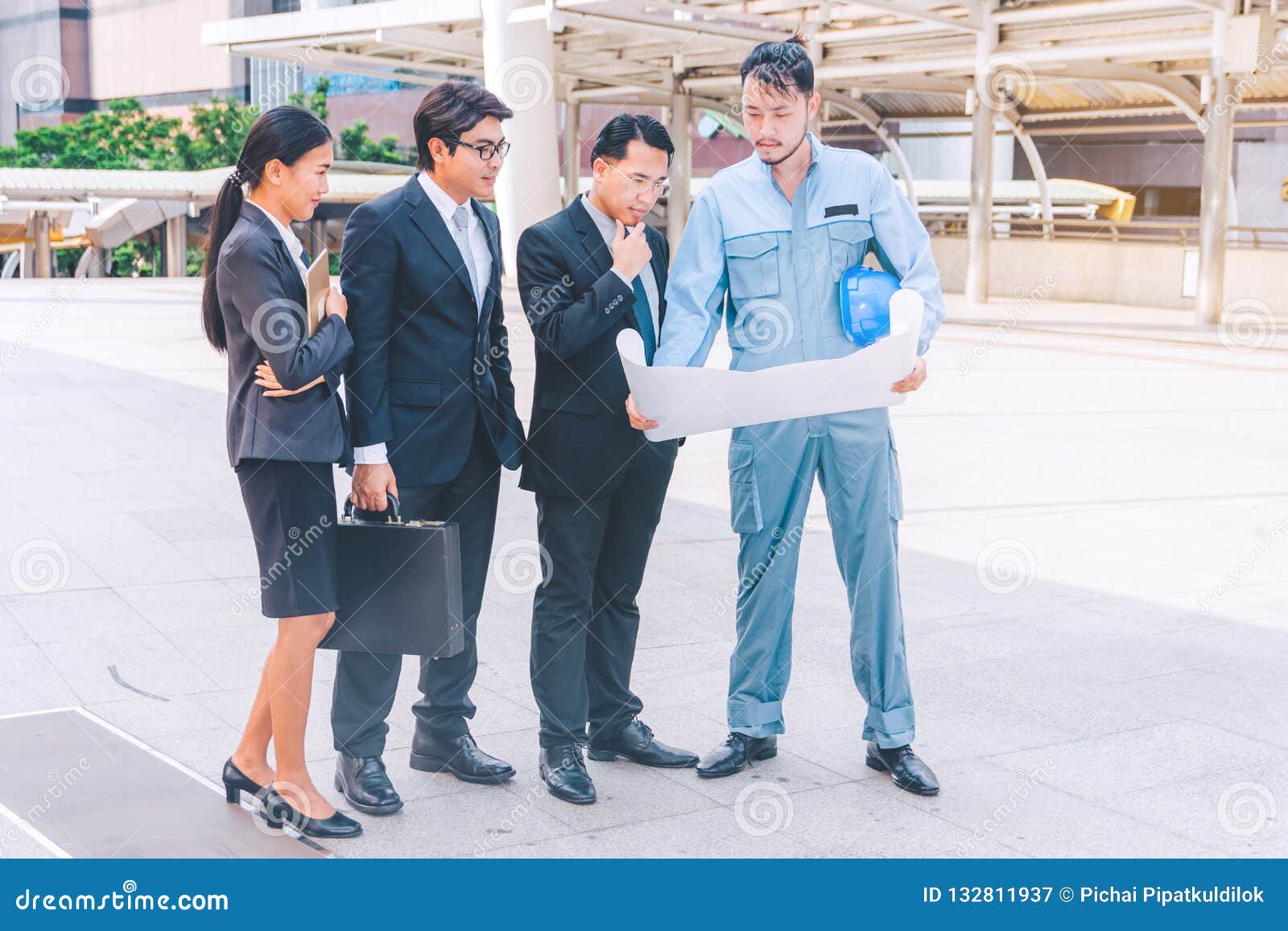 Business Manager and Engineer Meeting Project at Construction Si Stock ...