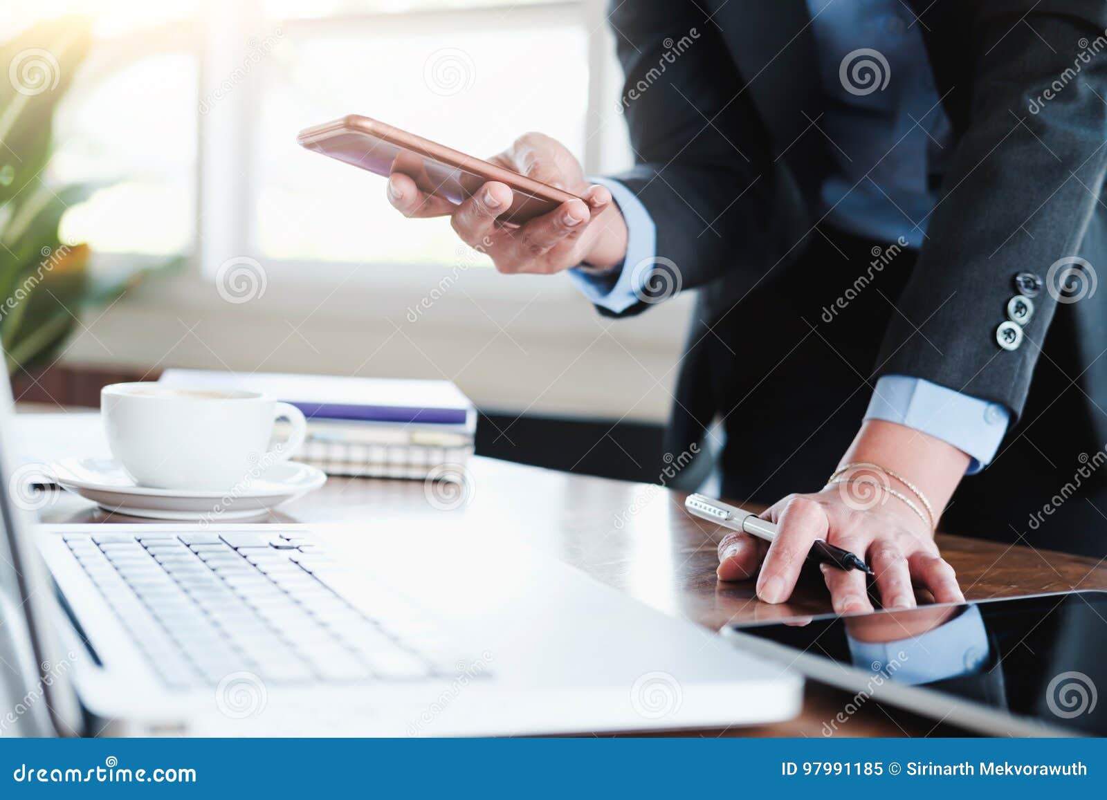 Business People Analyse High Performance Solution. Stock Image - Image ...