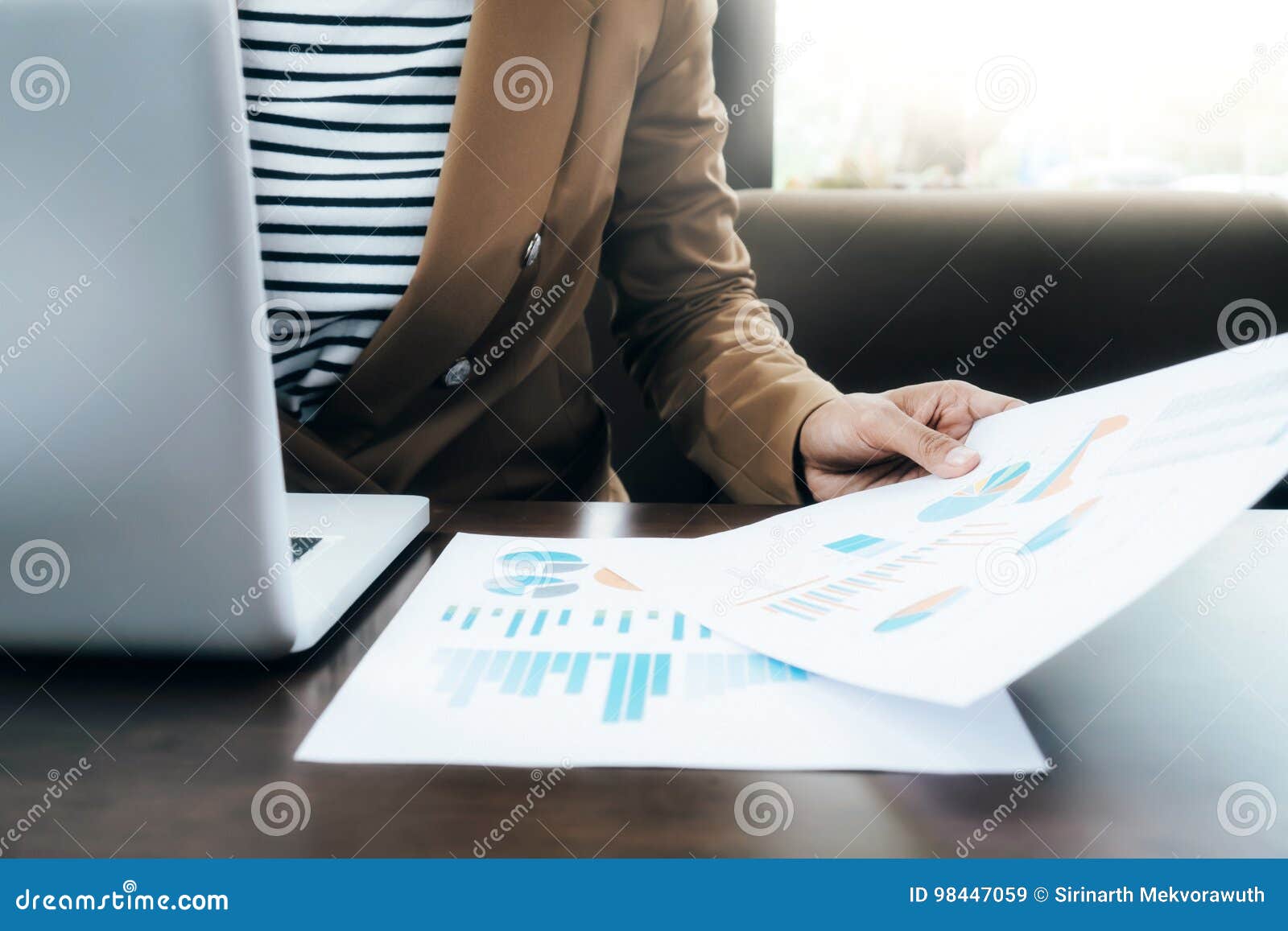 Business People Analyse High Performance Solution. Stock Image - Image ...