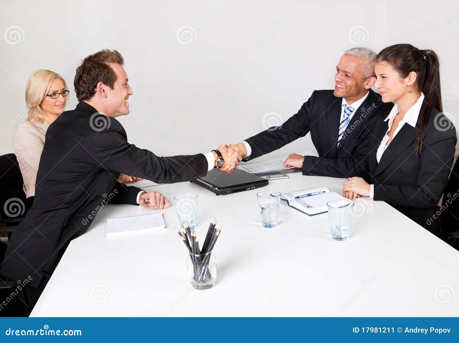 Business People Closing the Deal Stock Image - Image of agreement, deal ...