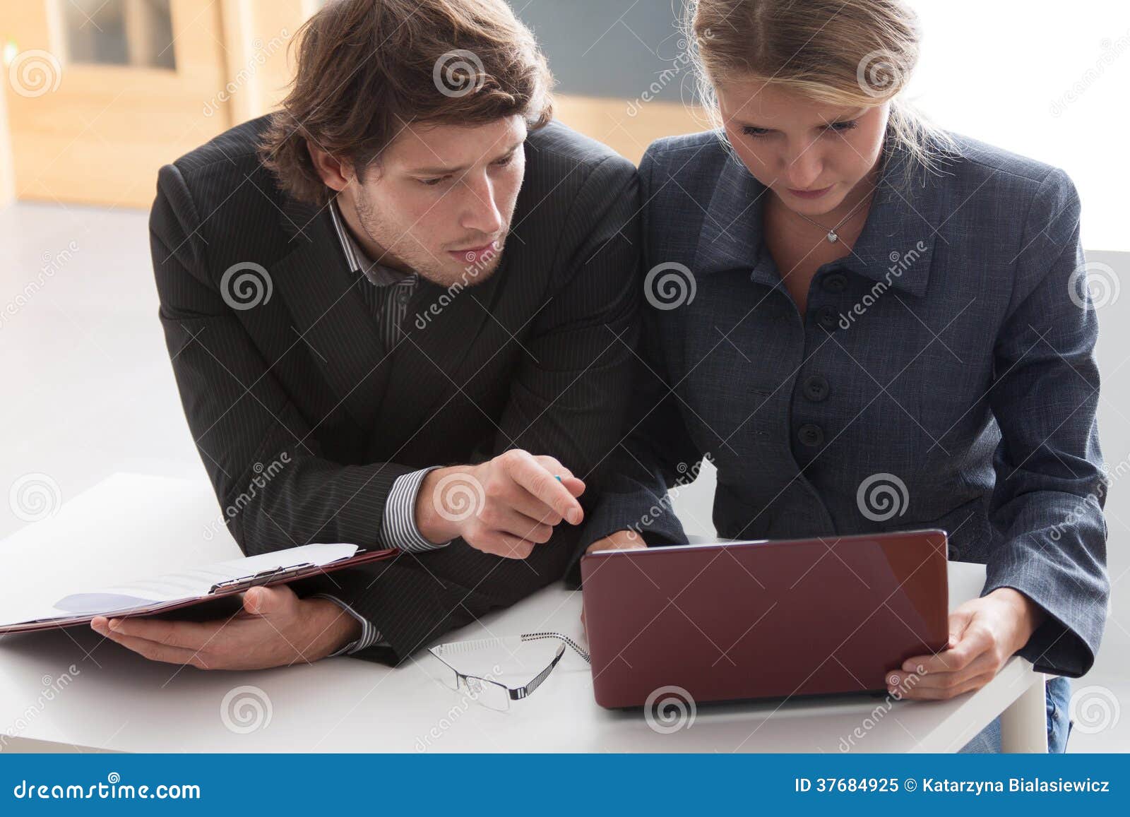 Business people in office stock image. Image of businesspeople - 37684925