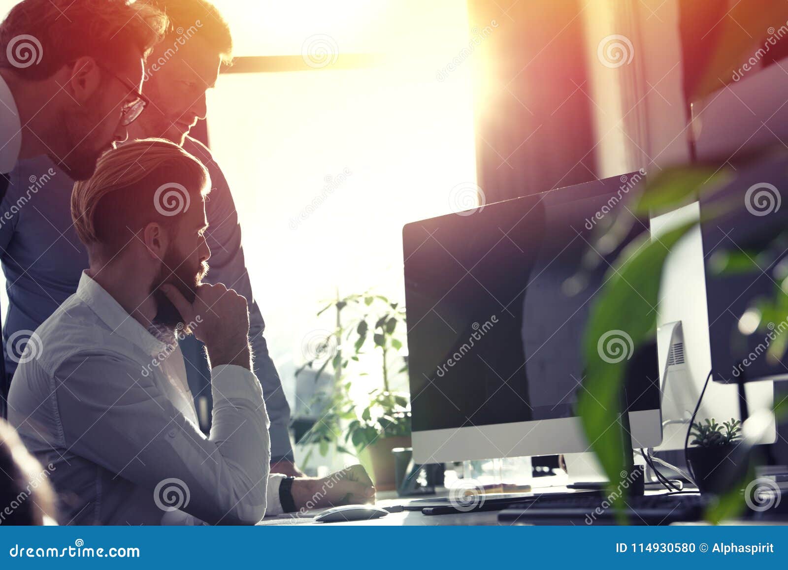 Business People in Office Connected on Internet Network. Concept of ...