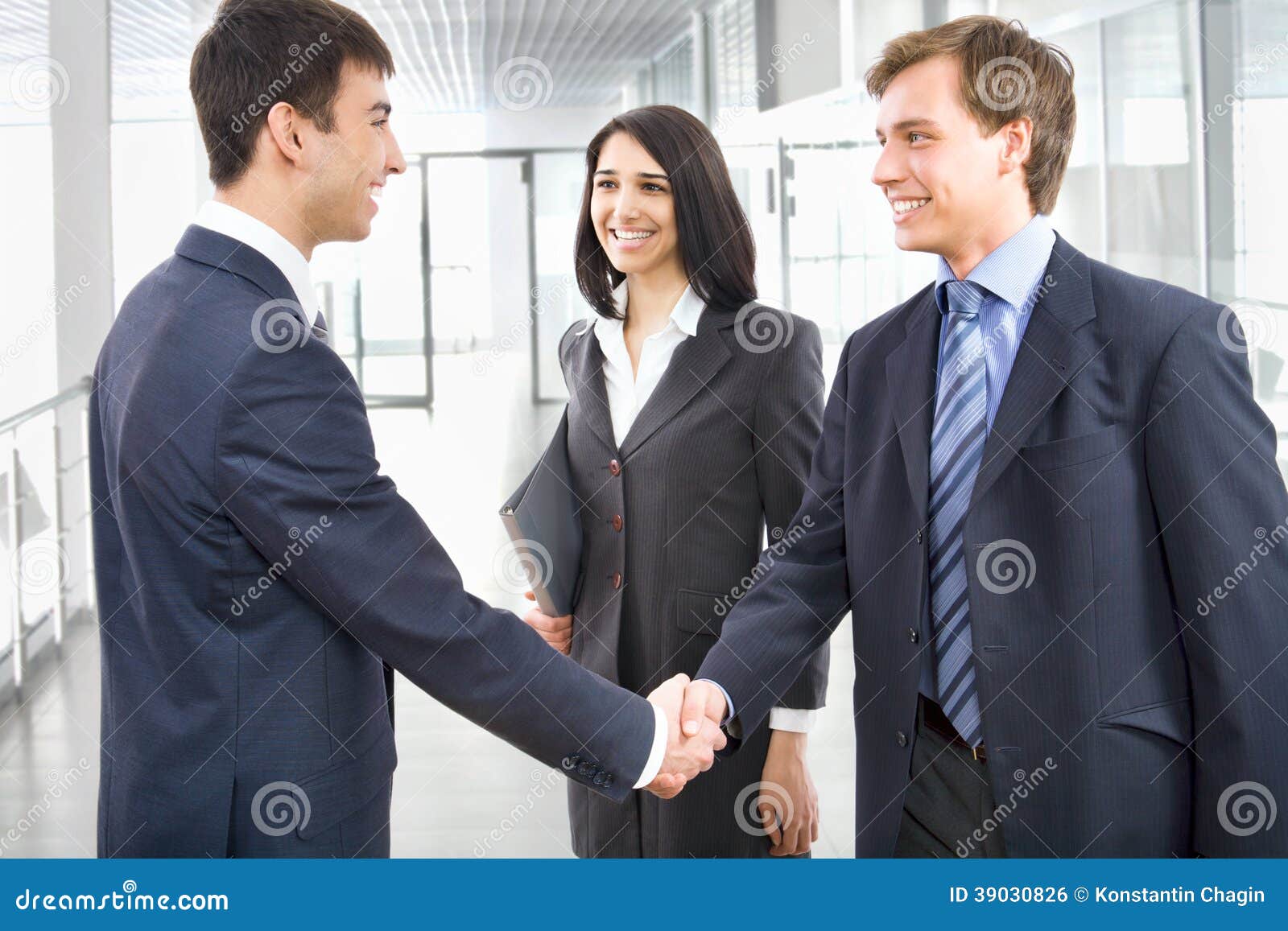 Business People Shaking Hands Stock Photo - Image of final, cooperation ...