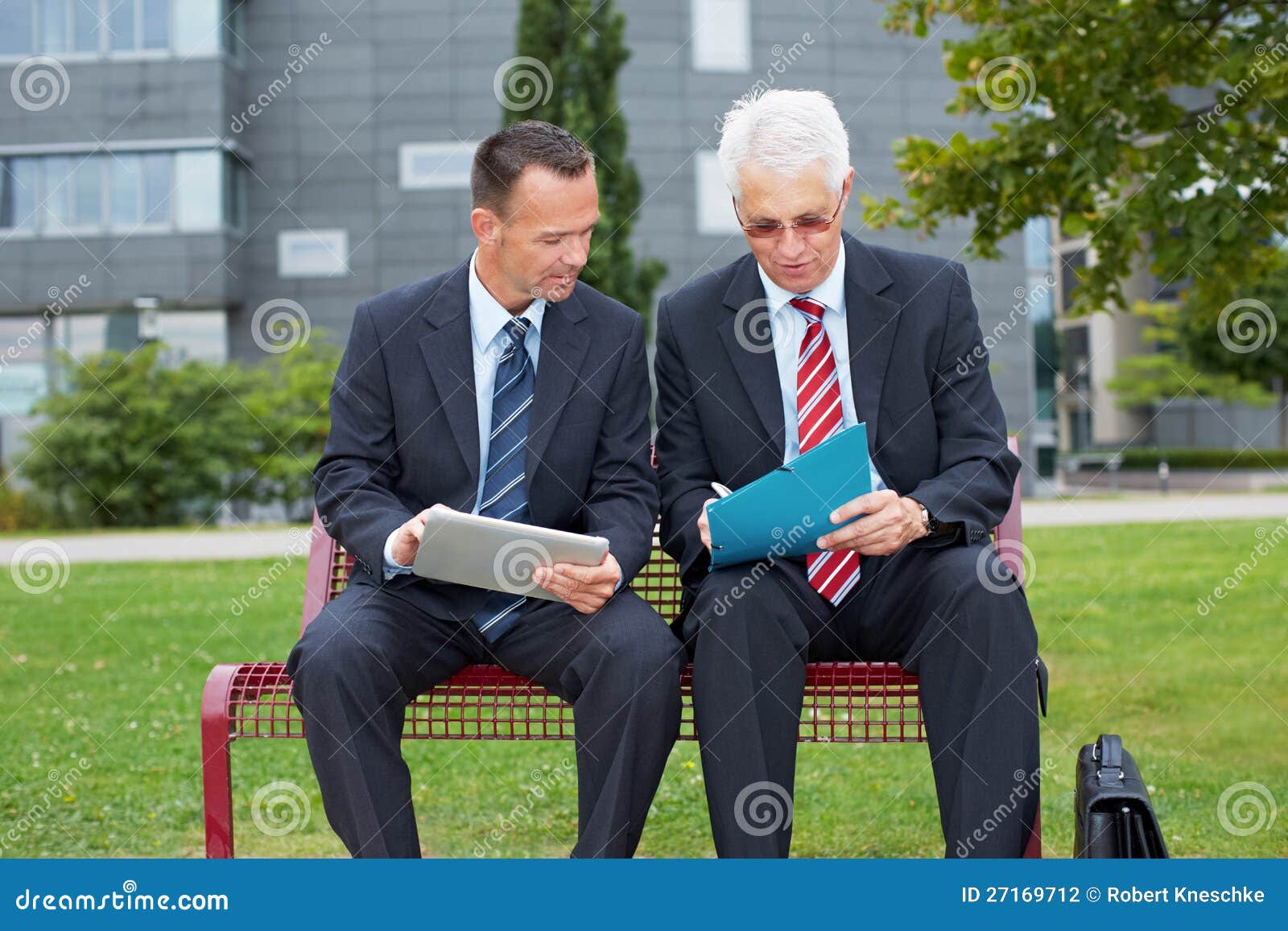 Business People Signing Contract Stock Photo - Image of caucasian, park ...