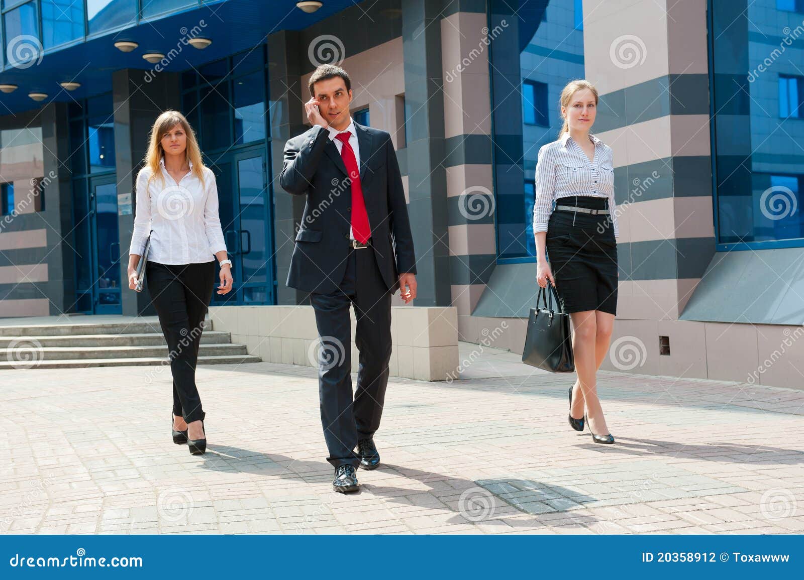 Business people walking i stock photo. Image of downtown - 20358912
