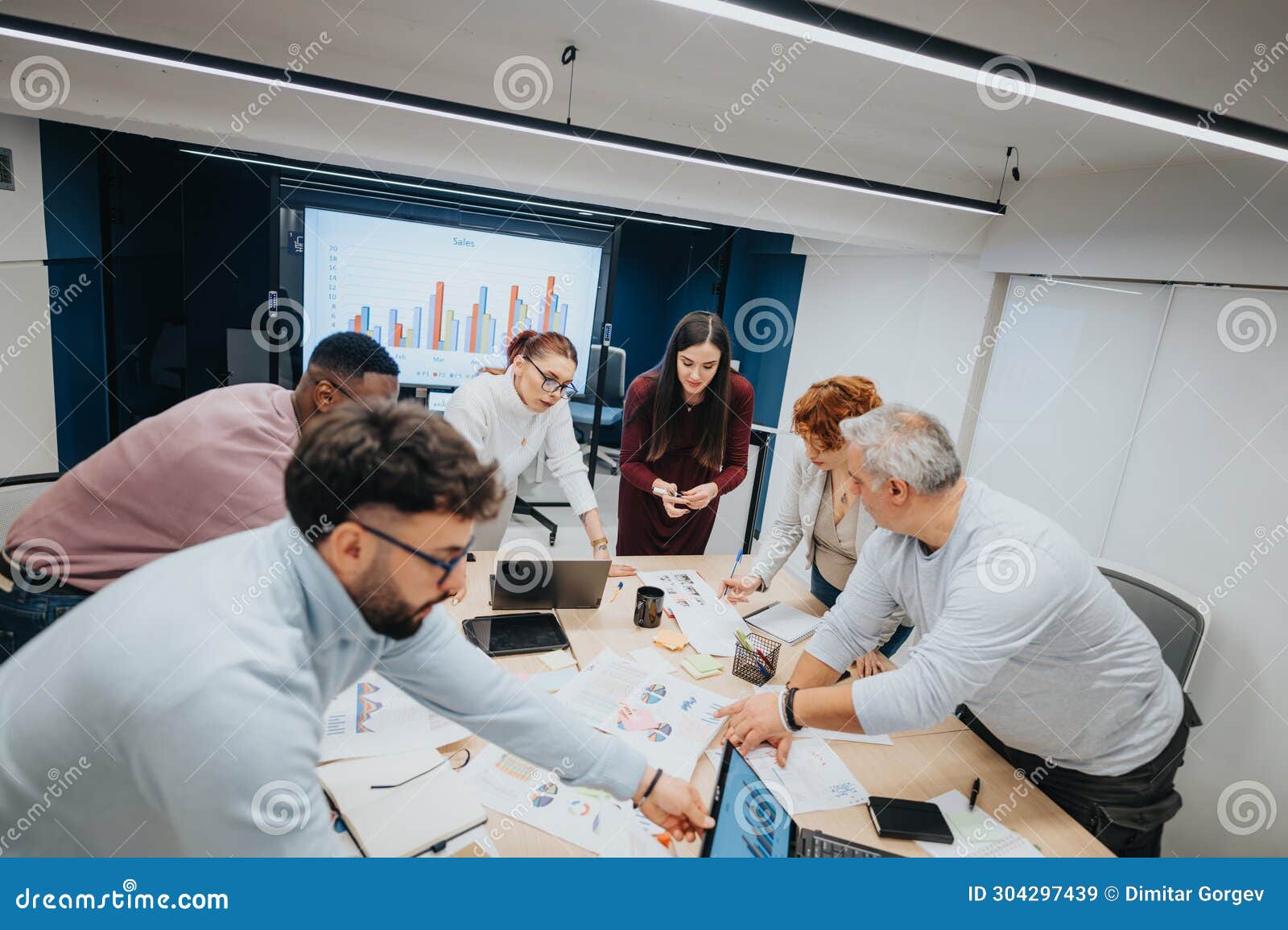 Business Professionals Collaborating and Sharing Ideas in a Classroom ...