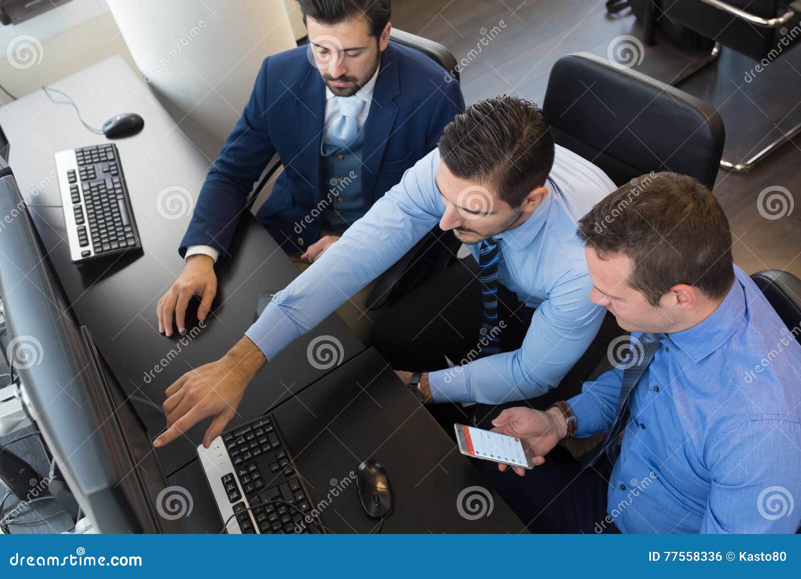 Business Team Analyzing Data on Computer. Stock Photo - Image of money ... Business Team Analyzing Data on Computer. Stock Photo - Image of money ...