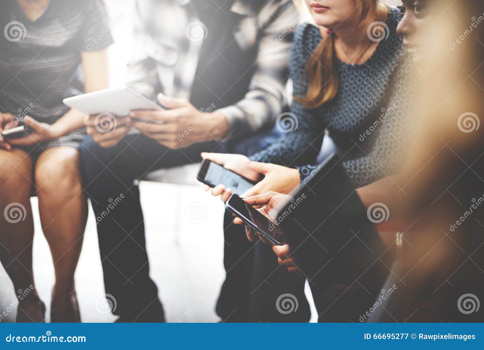 Technology Connecting People Around The World Stock Photography ...