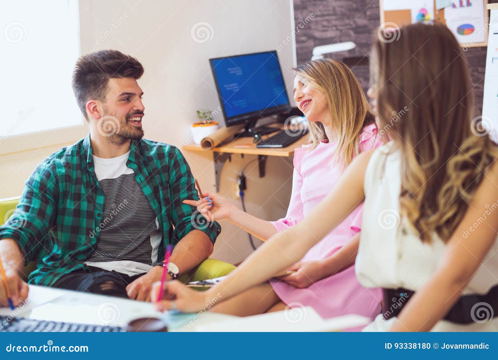 Business Team Discuss Business Ideas Stock Photo - Image of learning ... Business Team Discuss Business Ideas Stock Photo - Image of learning ...