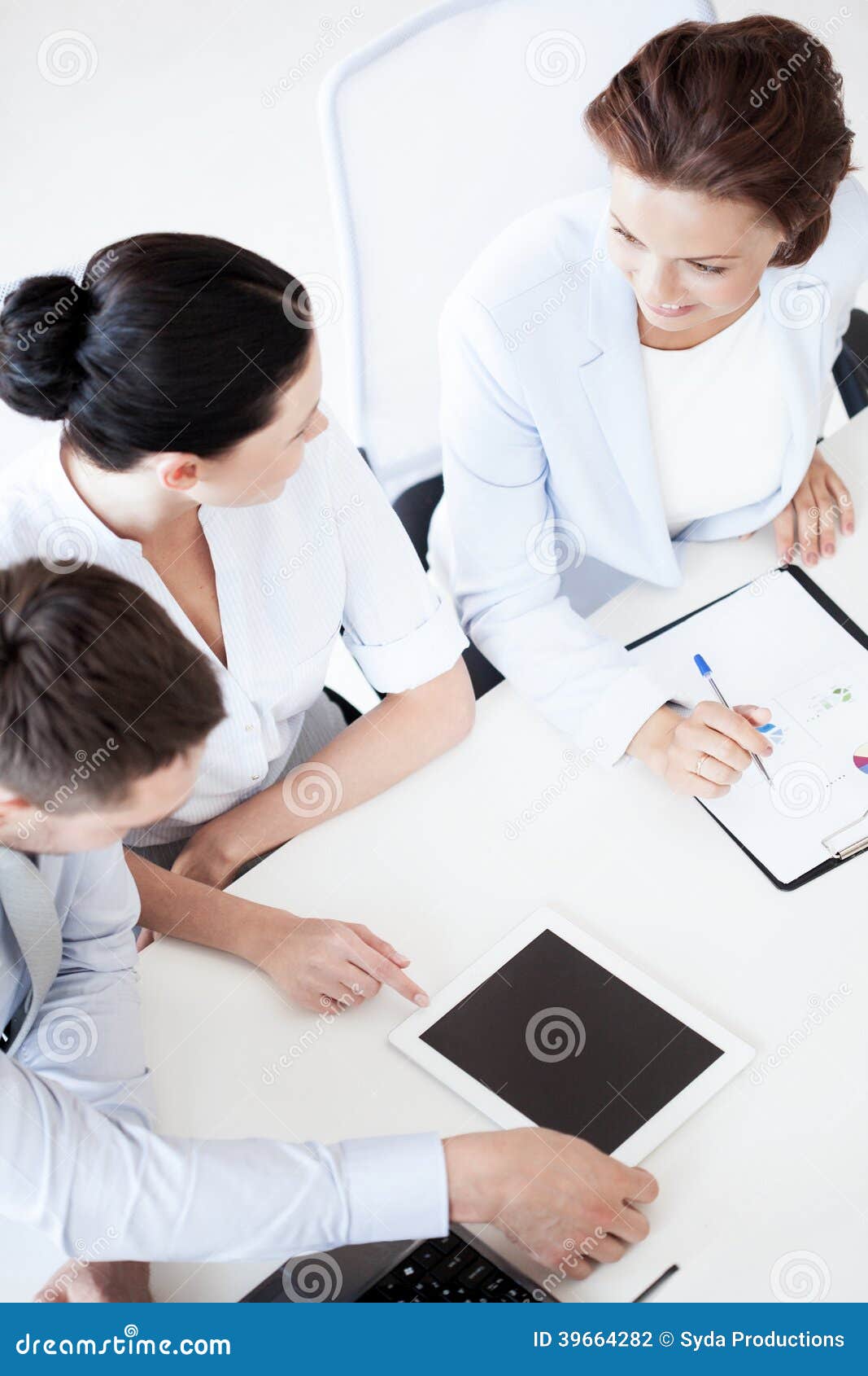 Business Team Having Discussion in Office Stock Photo - Image of ...