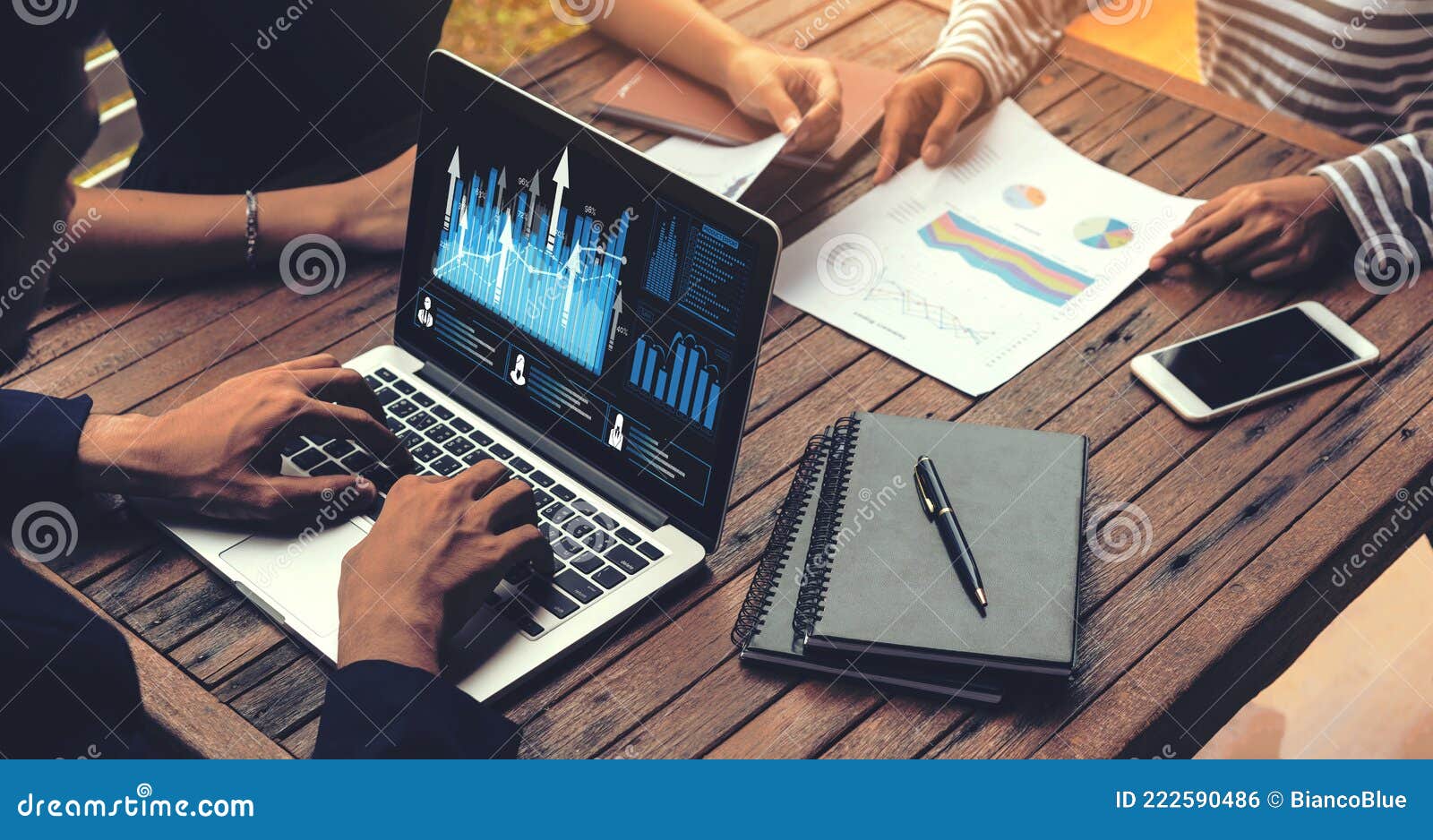 Business Visual Data Analyzing Technology by Creative Computer Software ...