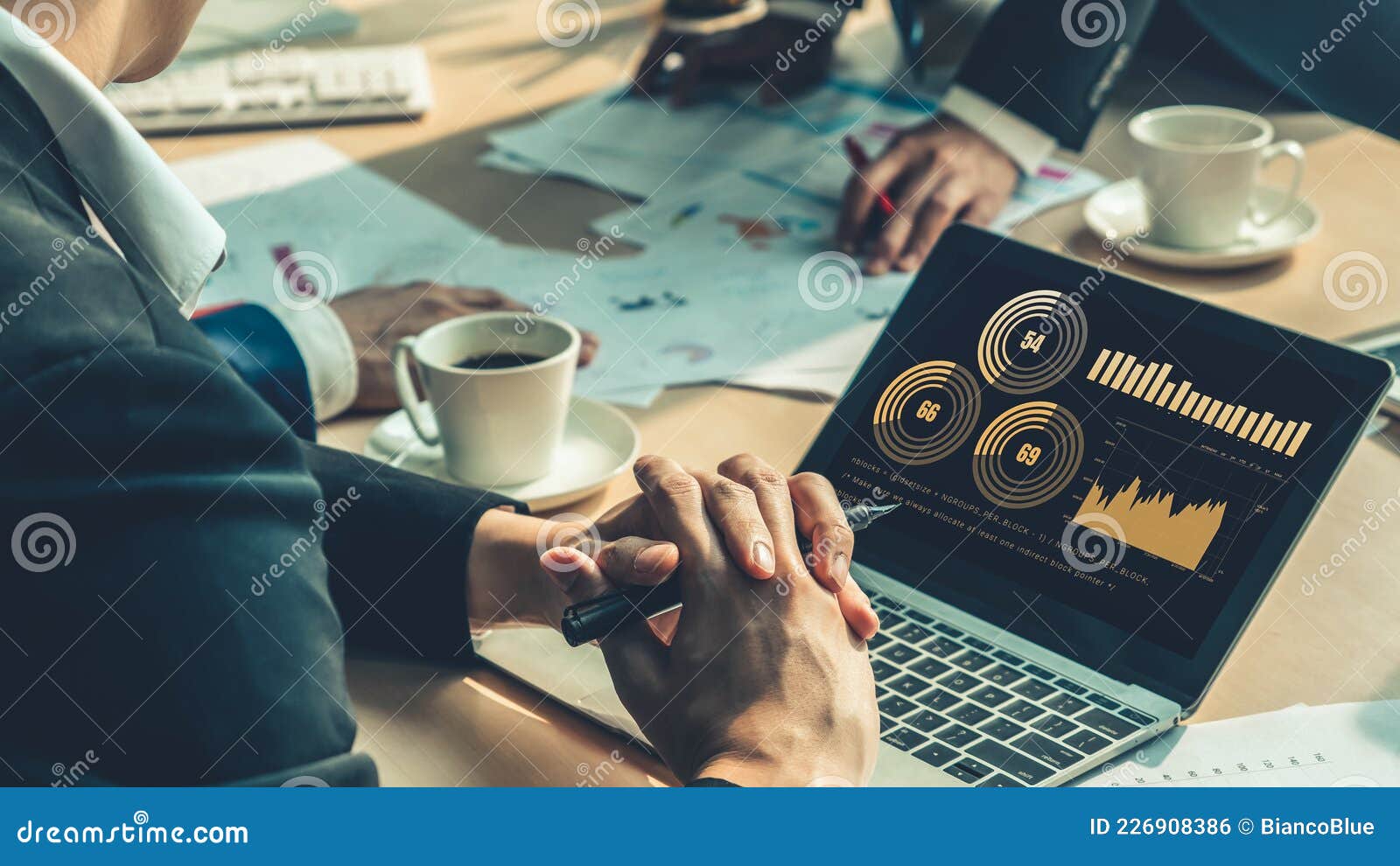 Business Visual Data Analyzing Technology by Creative Computer Software ...