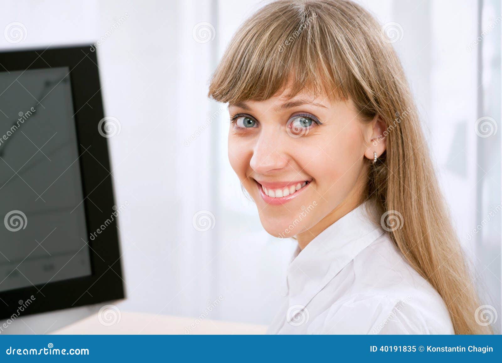 Business Woman with Computer Stock Image - Image of lifestyle, girl ...