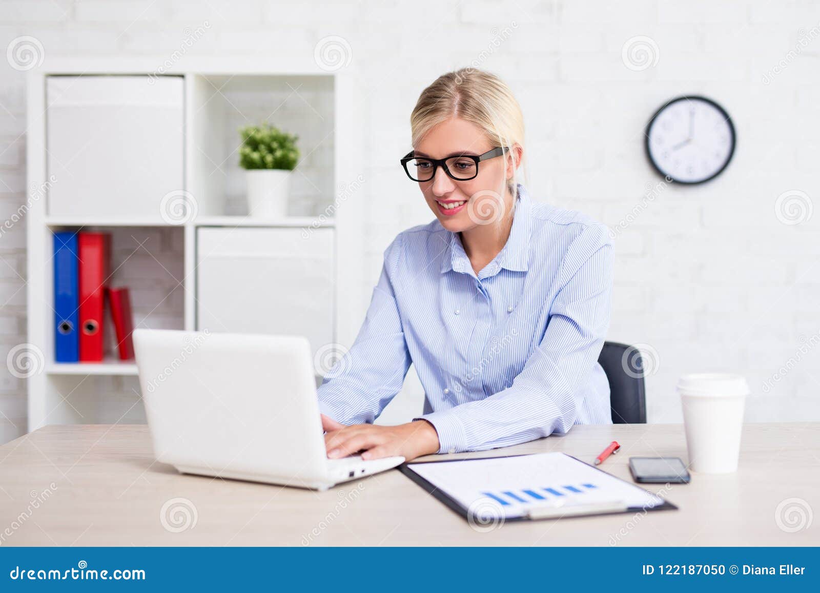 Business Woman Using Computer in Office Stock Photo - Image of ...