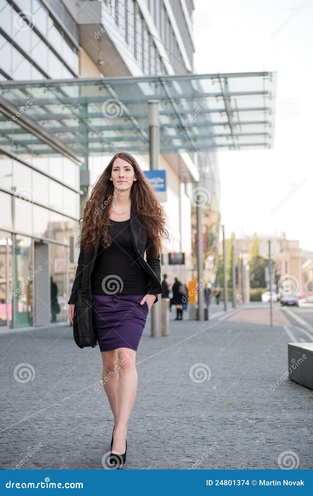 Business Woman Walking in Hurry Stock Photo - Image of suit, urban ...