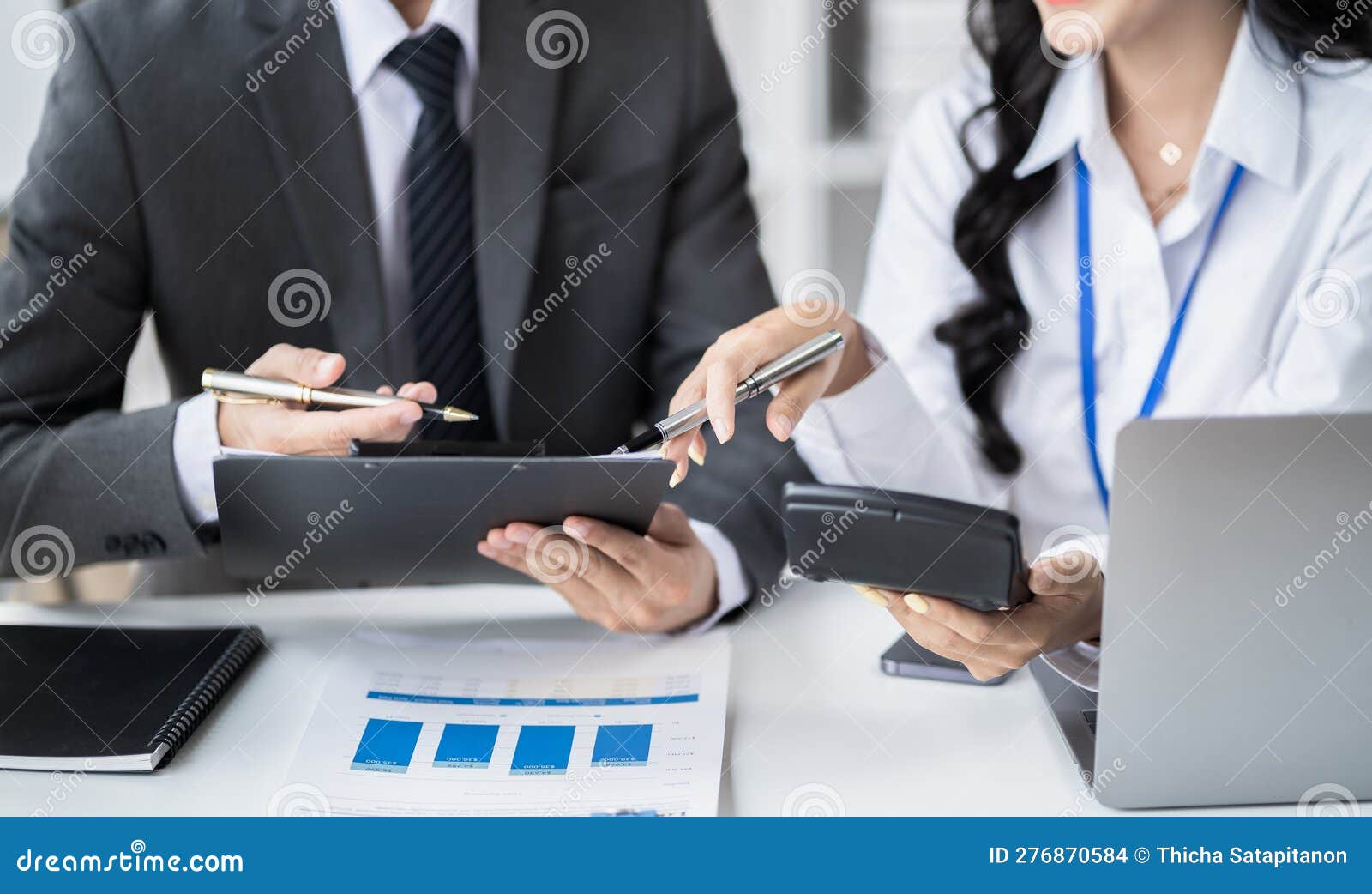 Businessman Hand Project Manager Working and Update Tasks and Gantt ...