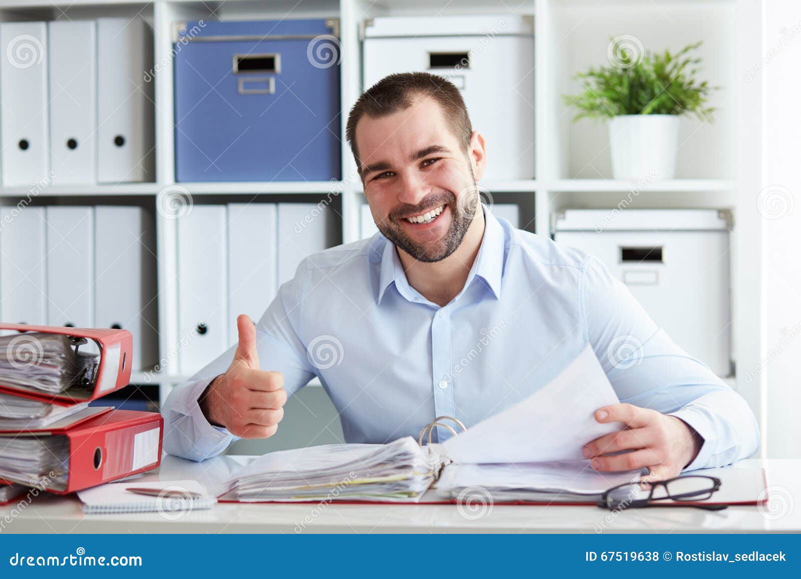 Businessman Read Documents in Office Stock Photo - Image of office ...