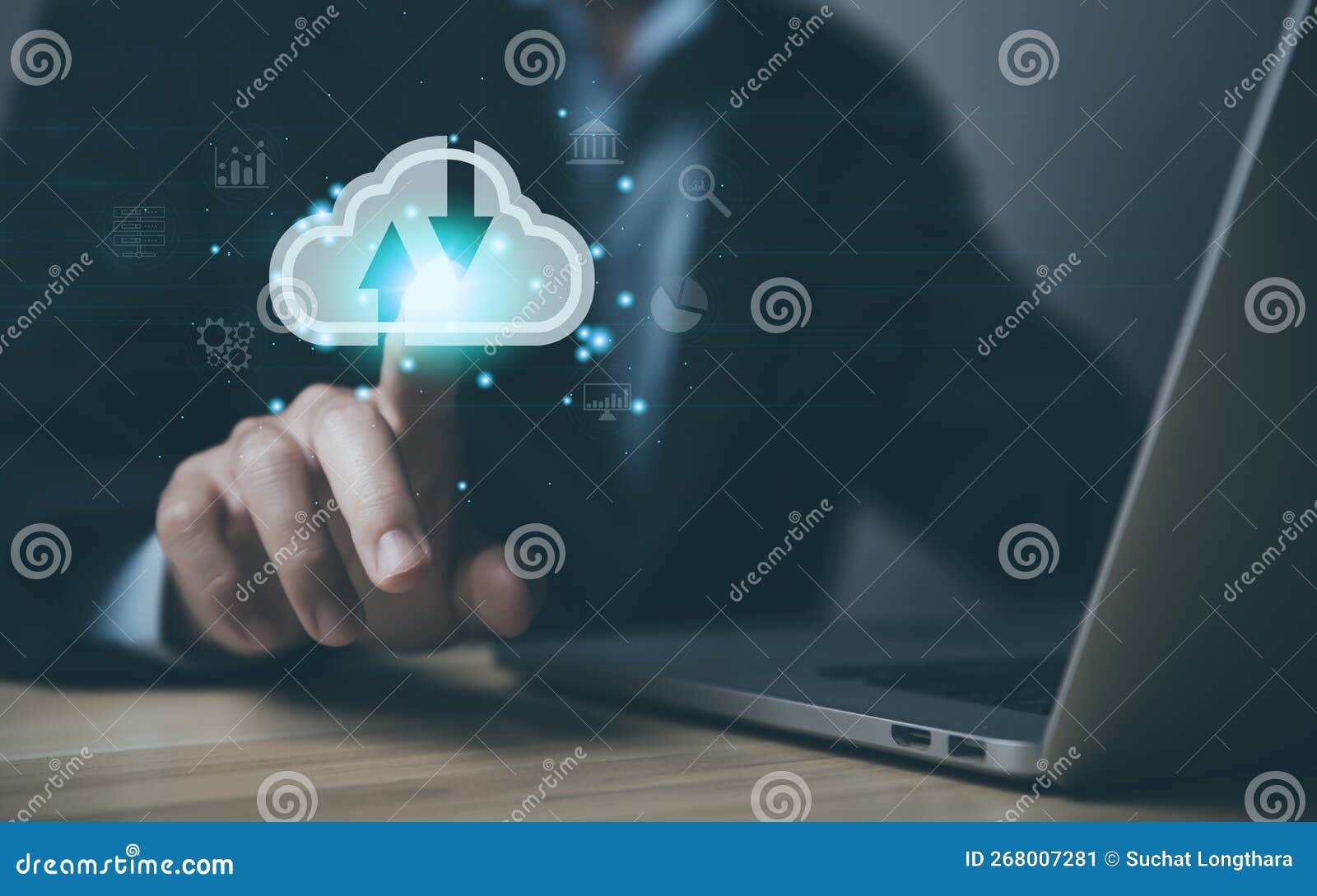 Businessman S Hands Showing a Diagram of Cloud Computing Information Technology Icon. Stock ...