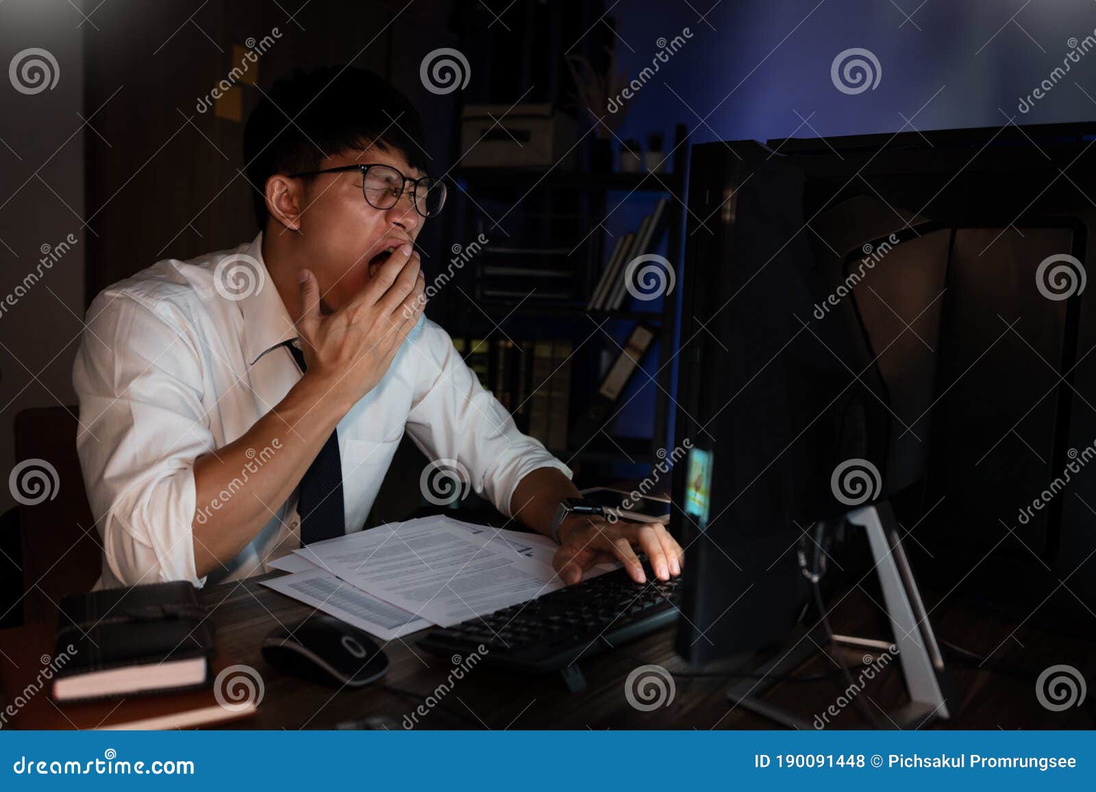 Businessman Workaholic Sit at the Computer Working Late at Night Yawn ...