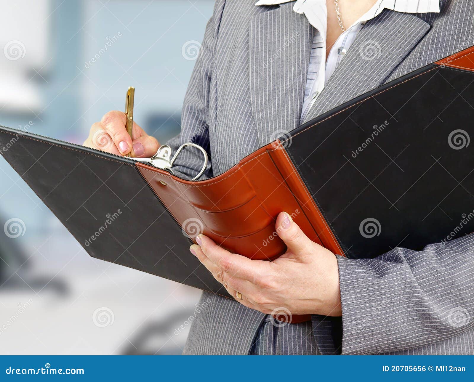 Businesswoman Filling a Form Stock Photo - Image of handwriting, note ...