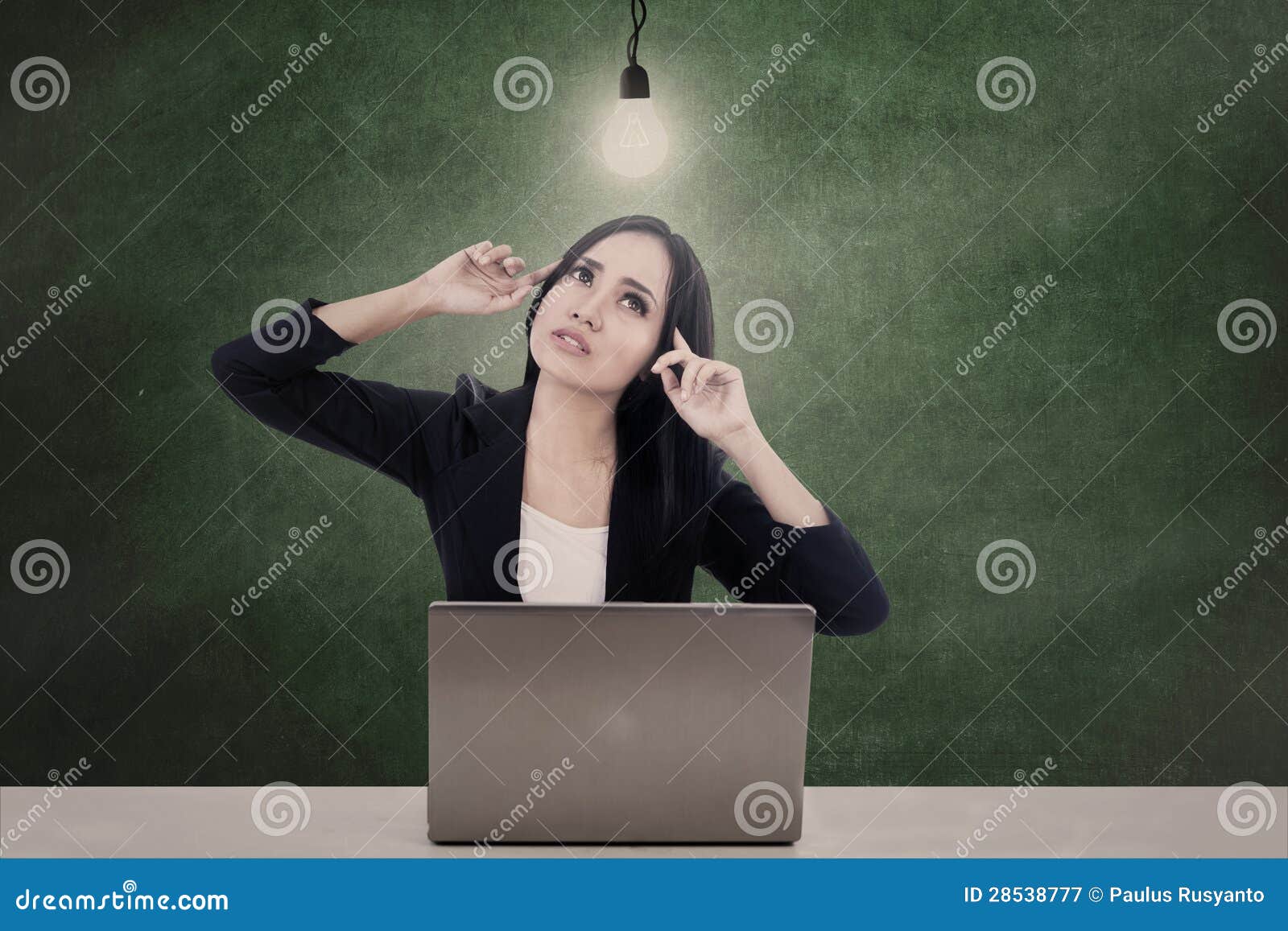 Businesswoman Think Bright Idea Stock Image - Image of glowing ...