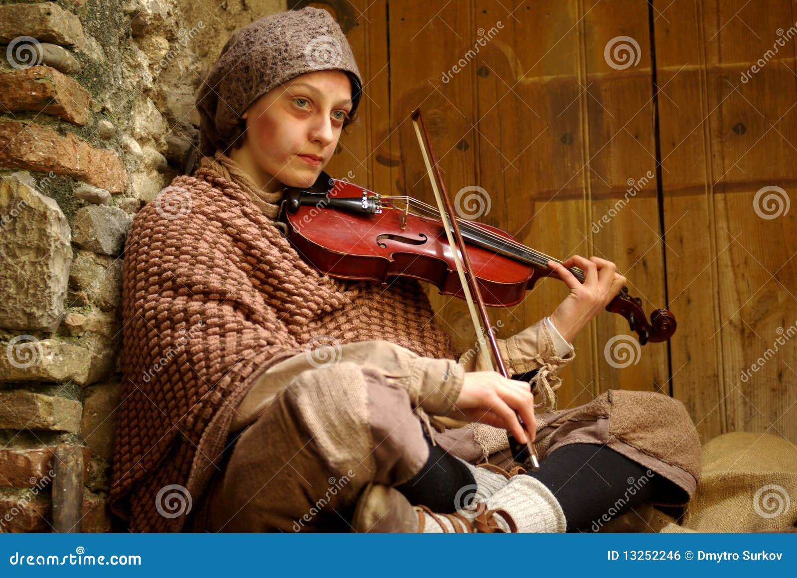 Busker editorial photo. Image of celebration, cultural - 13252246