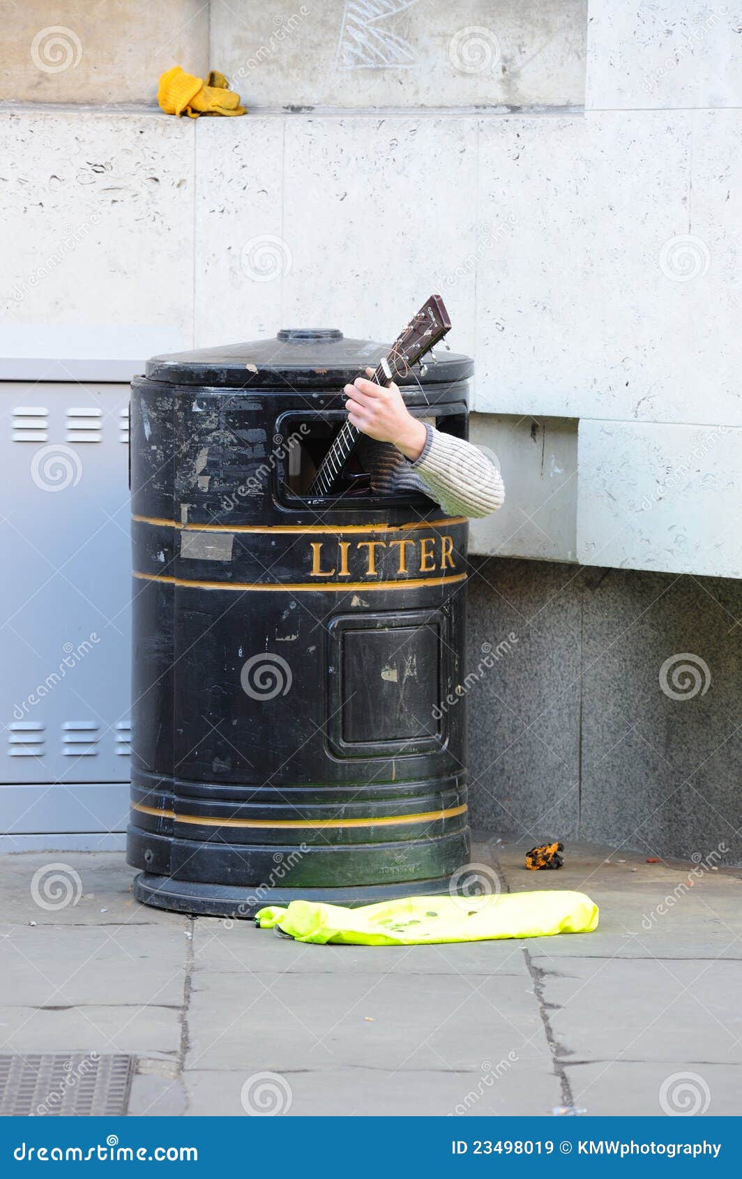 Busker in Bin editorial stock image. Image of trash, england - 23498019