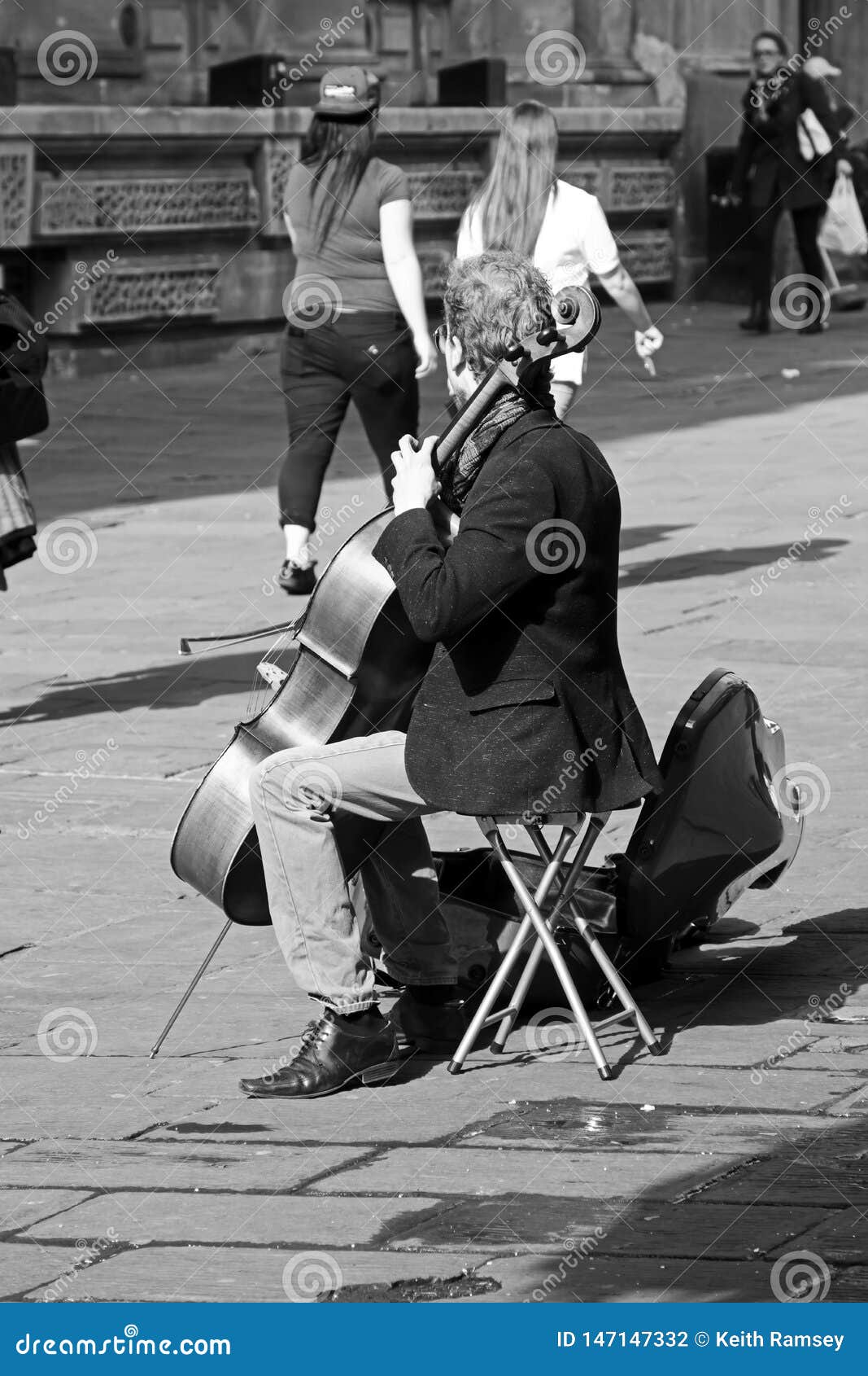 Busker editorial photography. Image of musician, black - 147147332