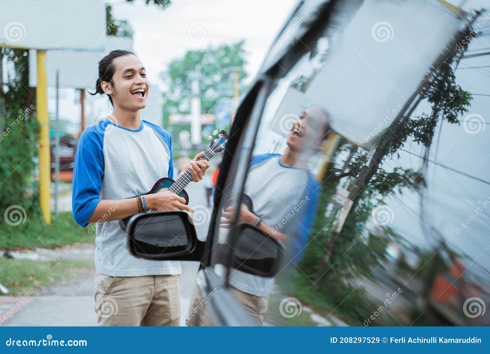 Buskers Singing and Using Musical Instruments when the Car Stopped ...