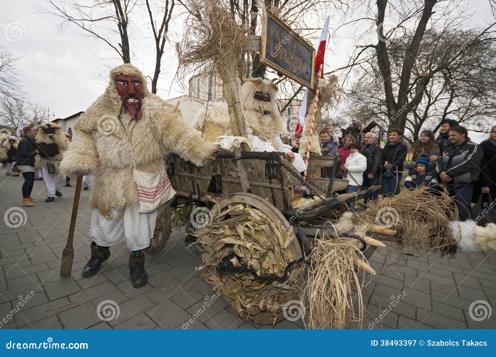 Buso y su vehículo fotografía editorial. Imagen de exterior - 38493397