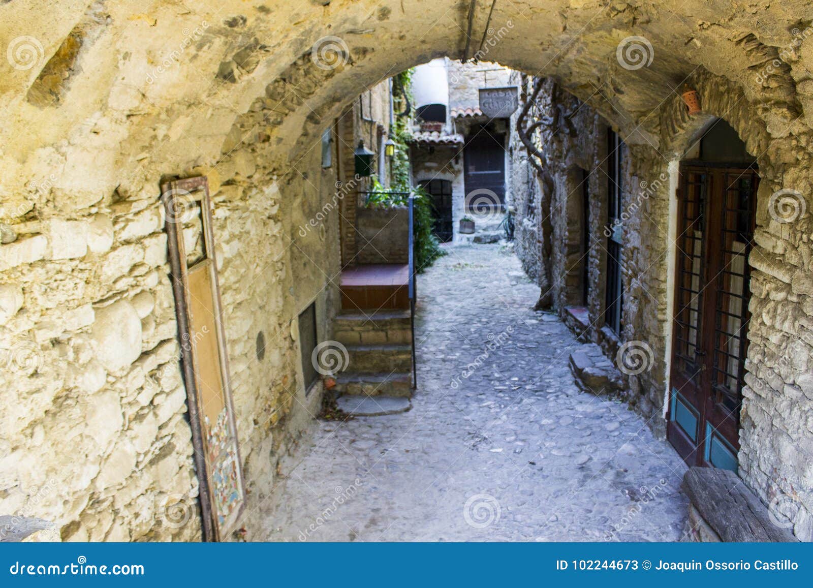 Bussana Vecchia, Italia foto de archivo editorial. Imagen de herencia ...